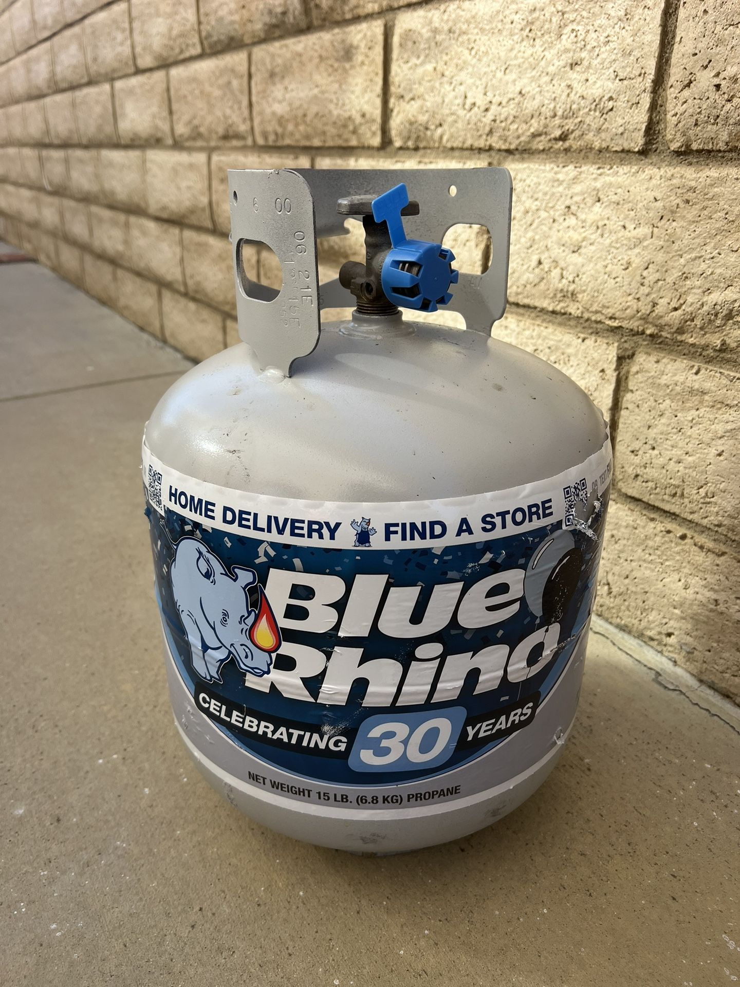 Propane Tank (Full) for Sale in Santa Clarita, CA - OfferUp