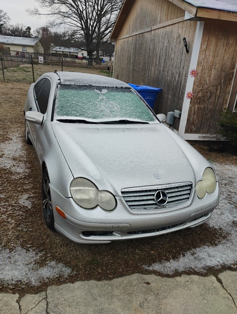 2003 Mercedes Benz C230k / RUNS AND DRIVES / 500$!!!! for Sale in ...