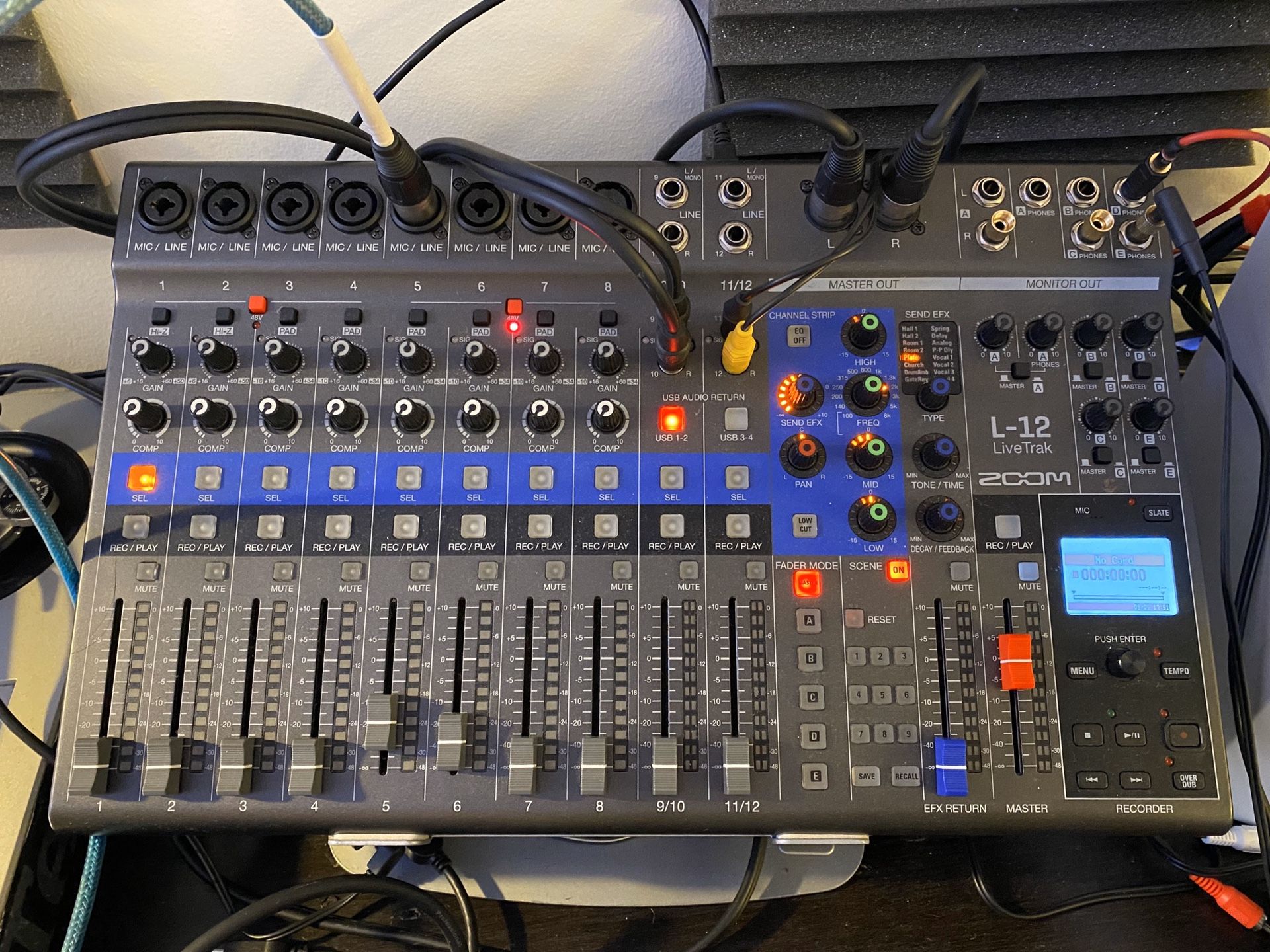 Zoom live track L12 digital audio mixer for Sale in Los Angeles, CA ...