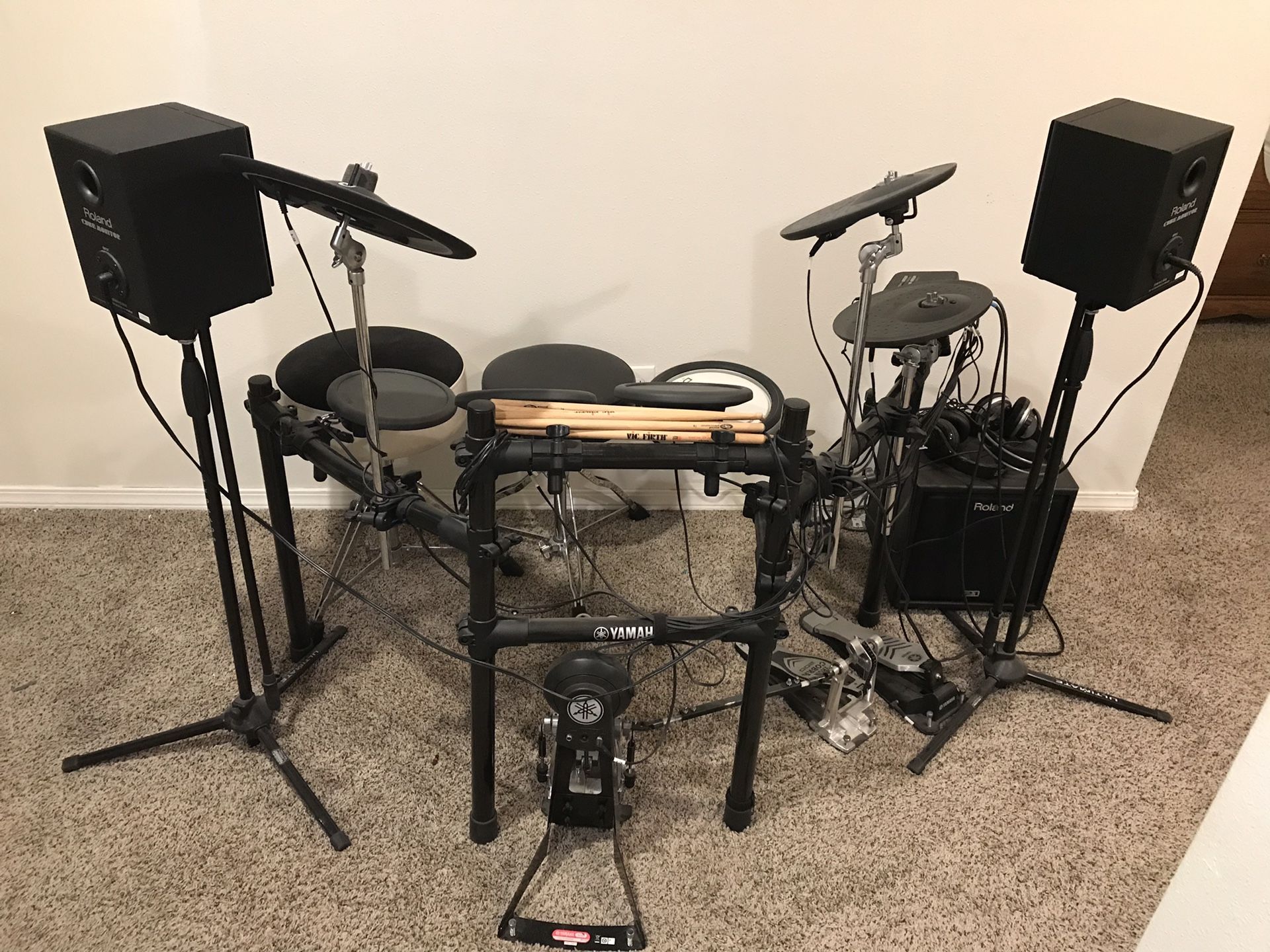 Yamaha DTX502 electric drum set for Sale in Tacoma, WA - OfferUp
