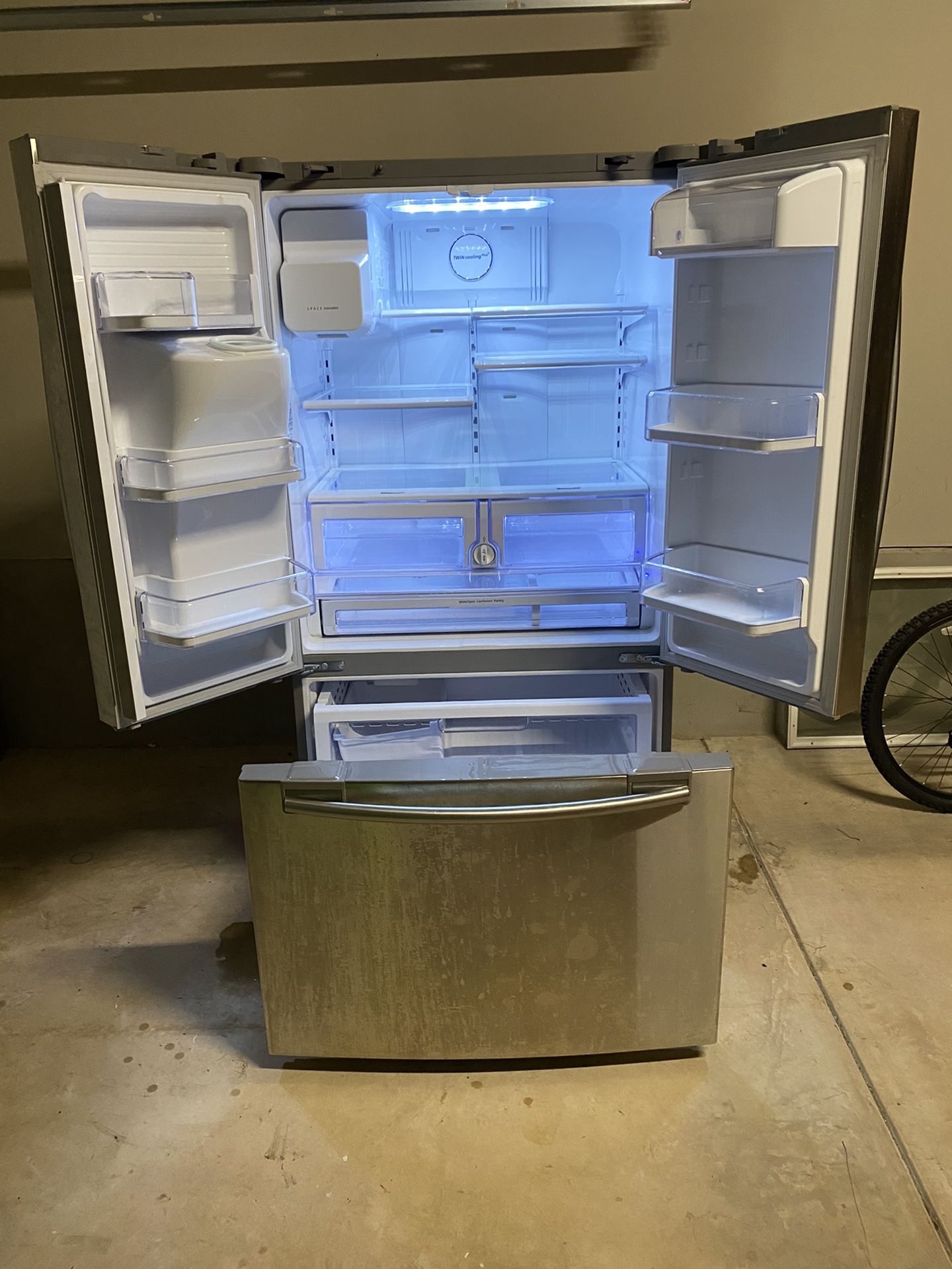 Samsung refrigerator RFG298hdrs for Sale in San Antonio, TX - OfferUp