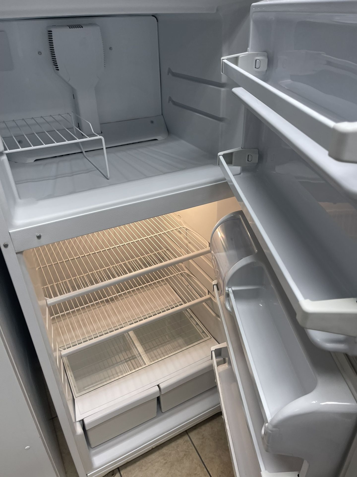 Amana Fridge for Sale in Chicago, IL - OfferUp