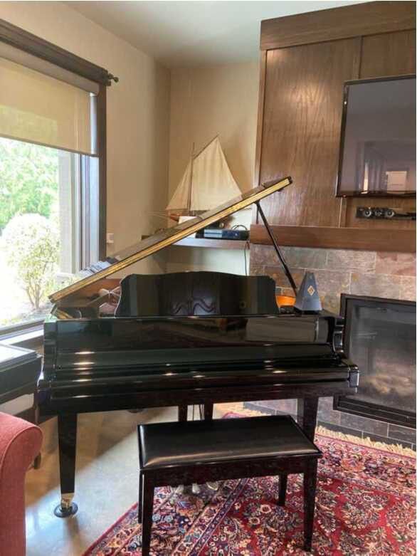 Yamaha Grand Piano. Piano Model GB1. Color:Wood Brown. Length 4'11.5 ...