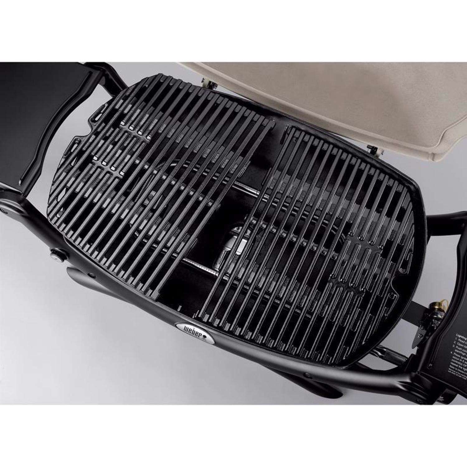 Weber Q2000 1 burner Liquid Propane Grill Titanium for Sale in Jamaica ...