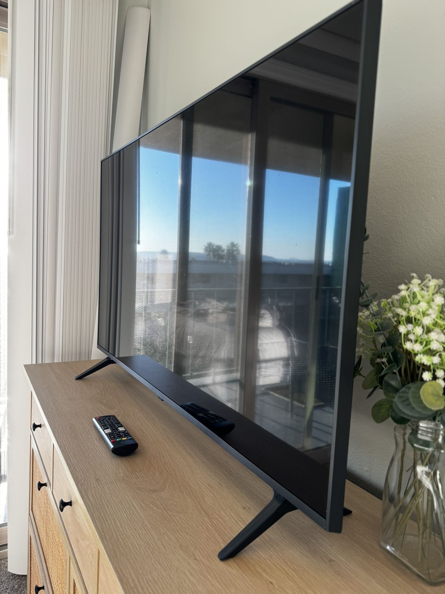 Tv LG 42” Smart Tv for Sale in San Diego, CA - OfferUp