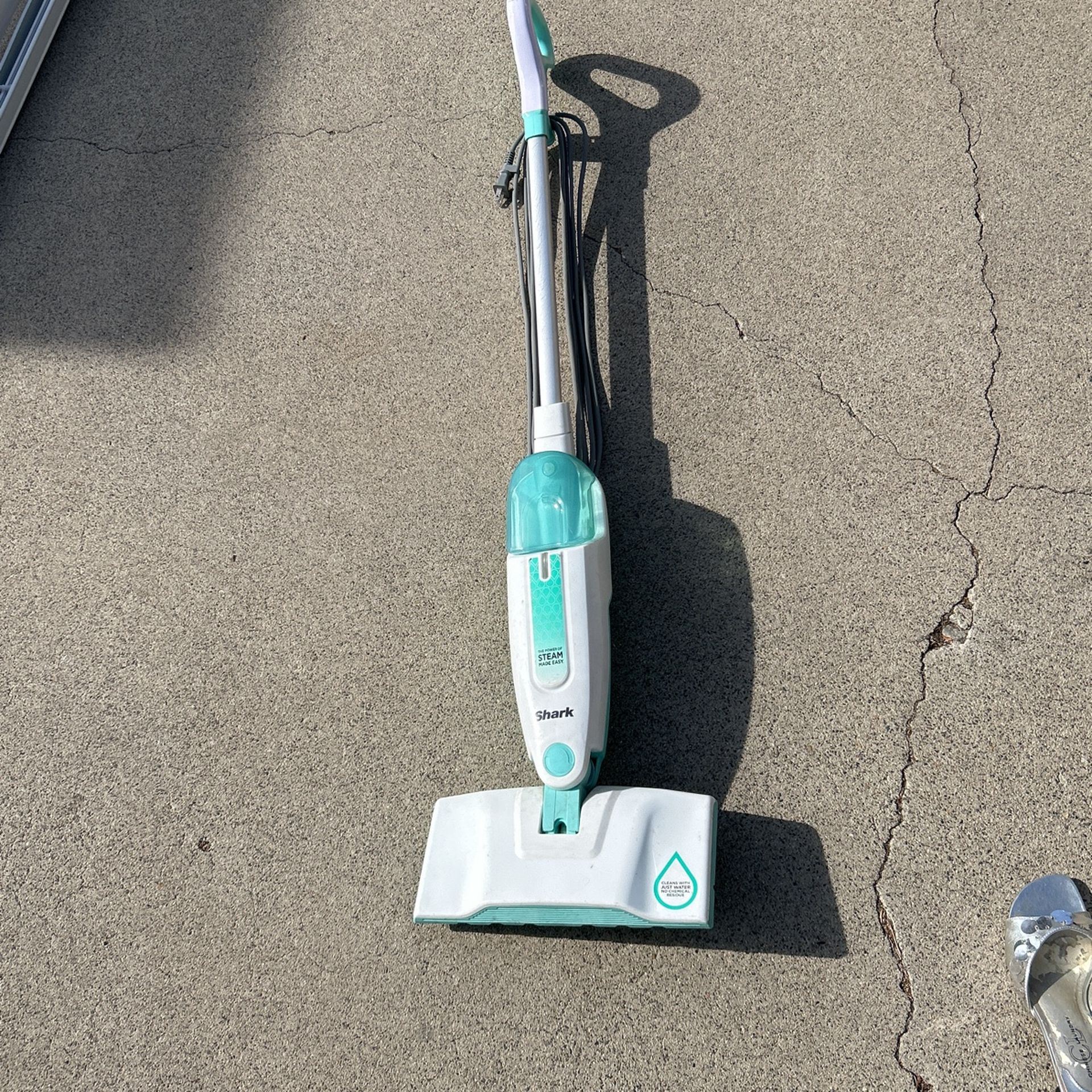 Free - Used S1000 Shark Steamer Mop for Sale in Anaheim, CA - OfferUp