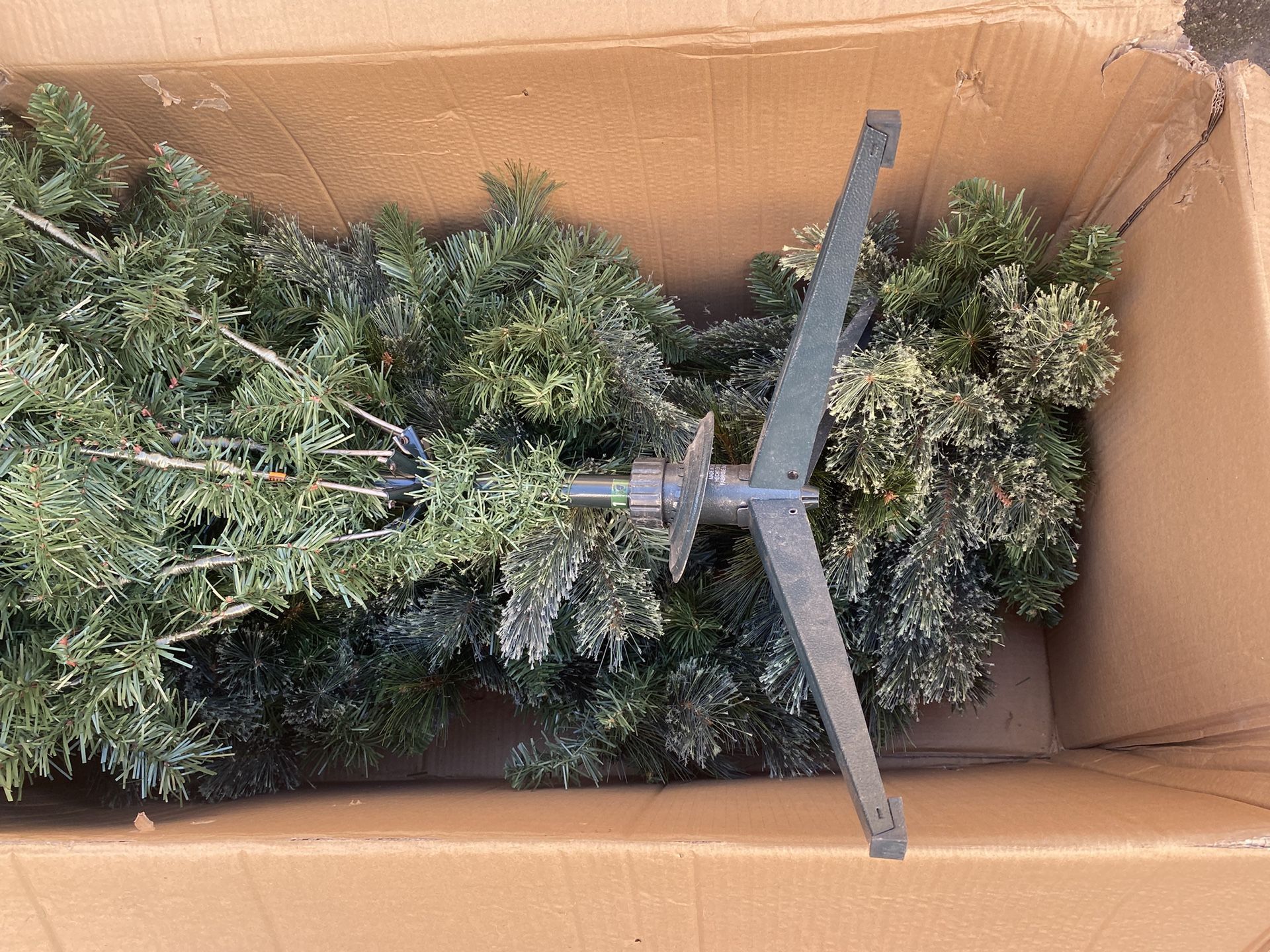 Árbol De Navidad for Sale in Torrance, CA - OfferUp