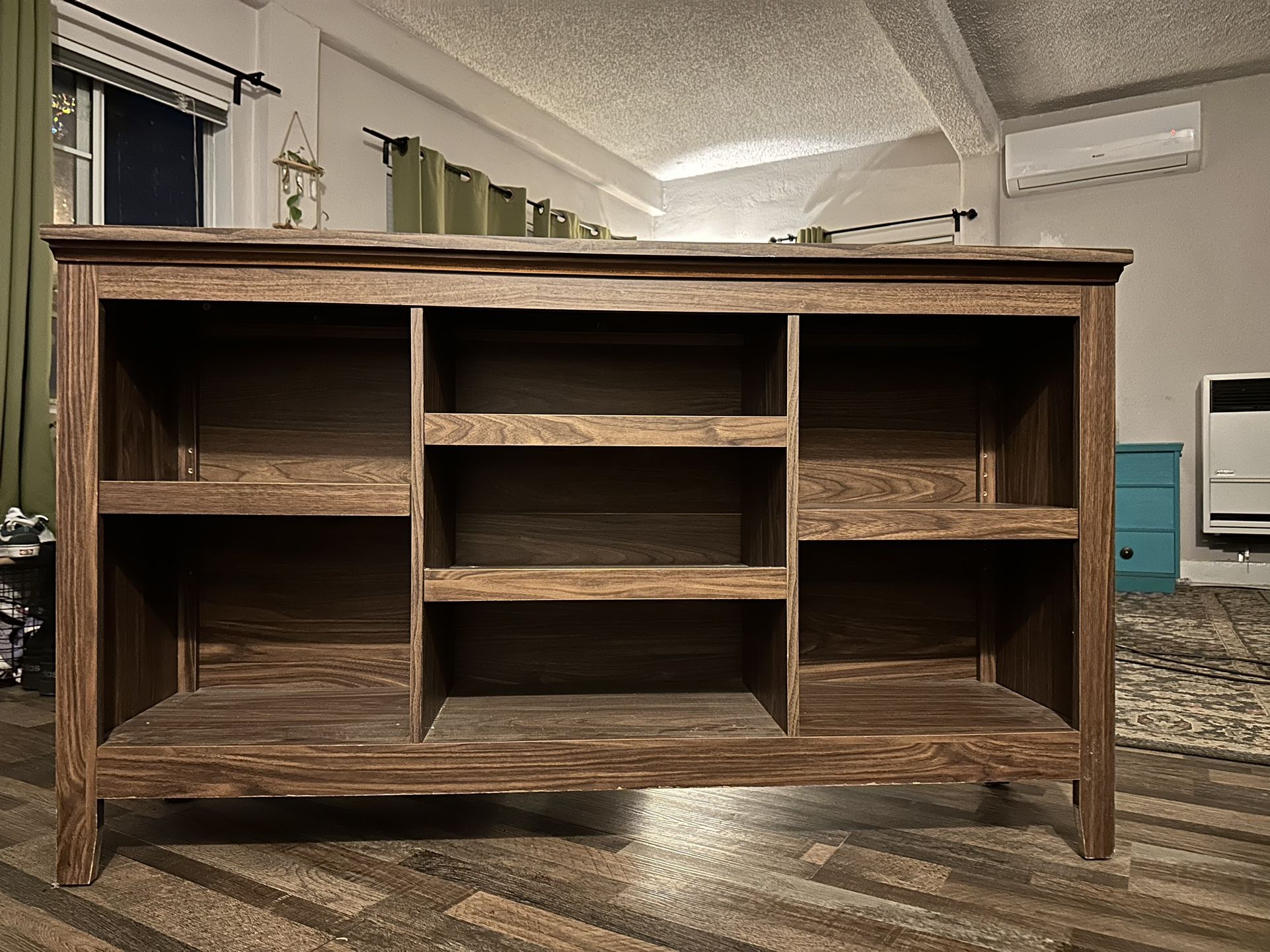 Horizontal Bookshelf - Great Condition- Perfect For Kids Room for Sale ...