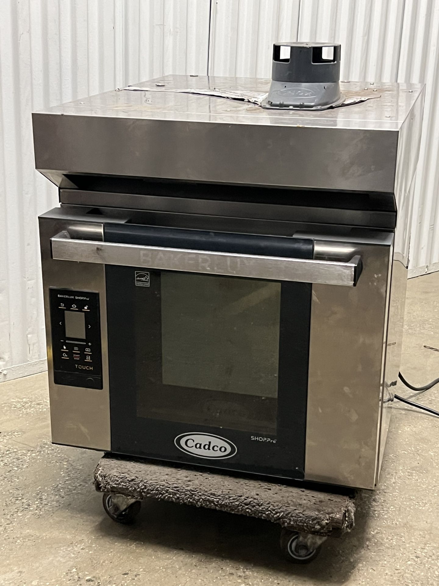 Cadco Convection Oven With Integrated Hood System for Sale in Fair Lawn ...
