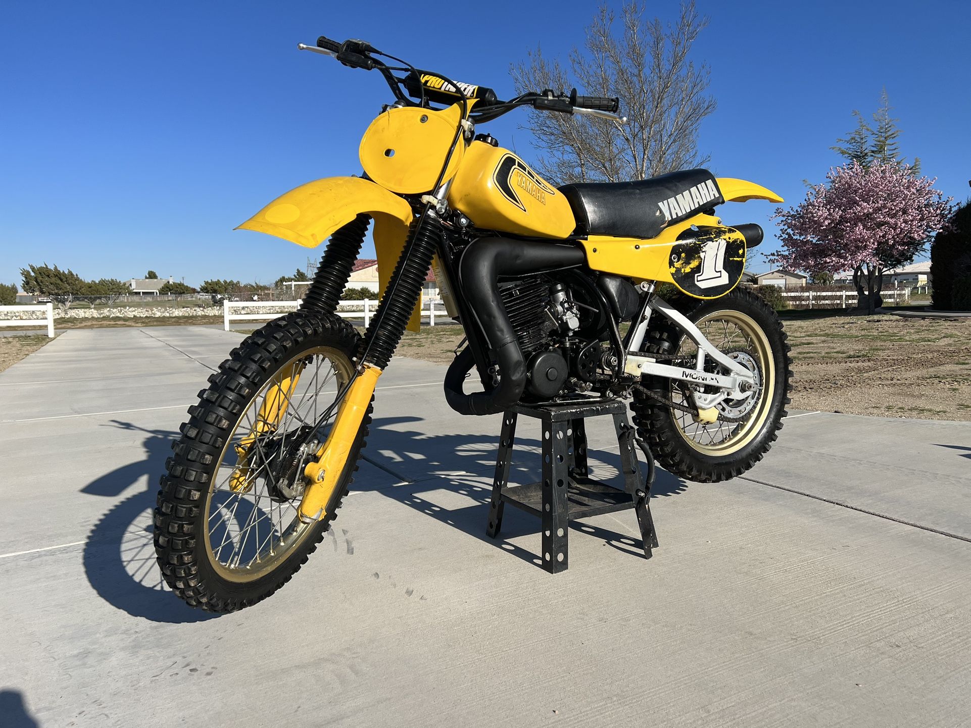 1981 Yamaha YZ for Sale in Phelan, CA - OfferUp