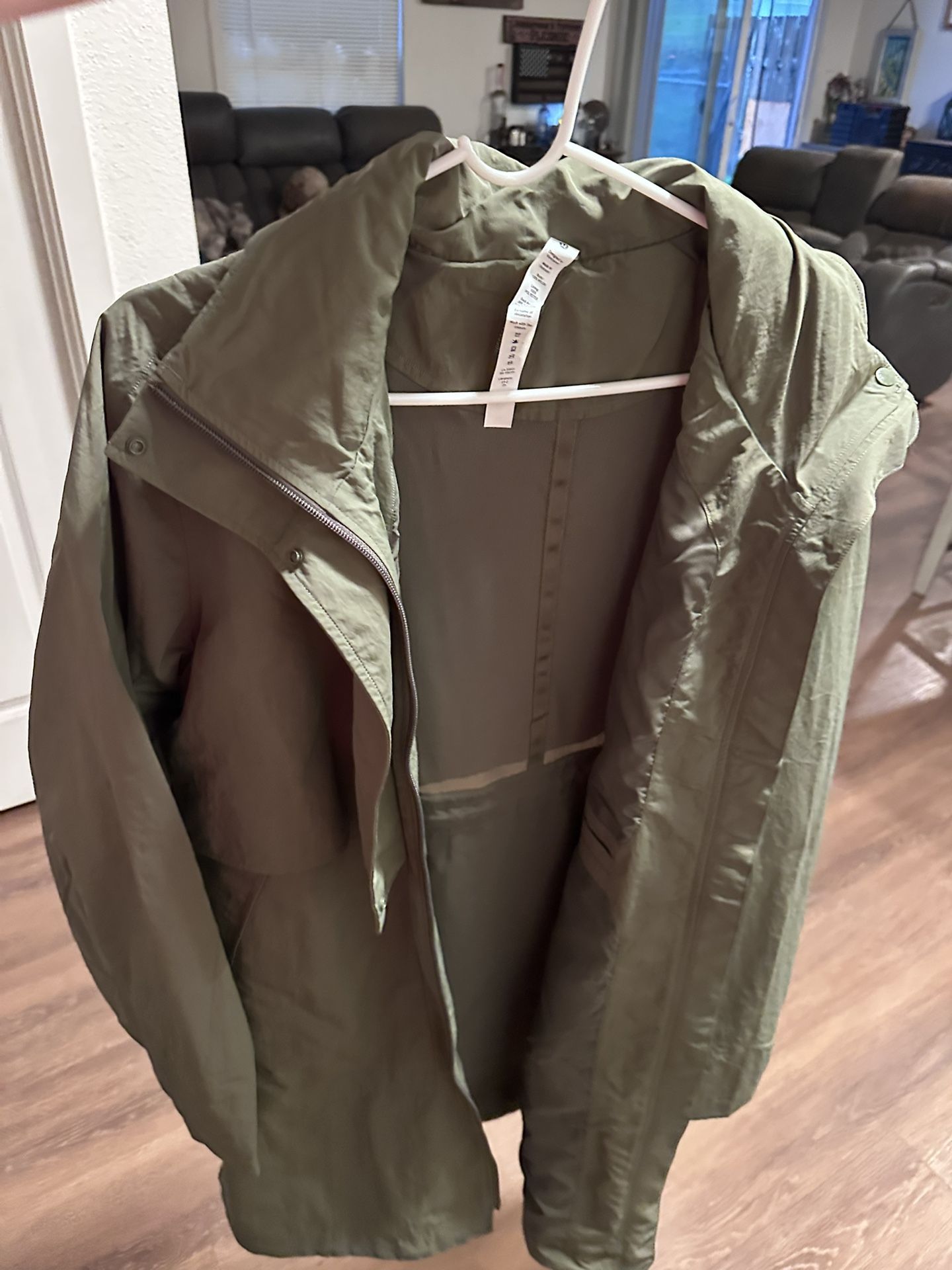 Women's Lululemon Jacket Size 12 for Sale in Joint Base Lewis-mcchord ...