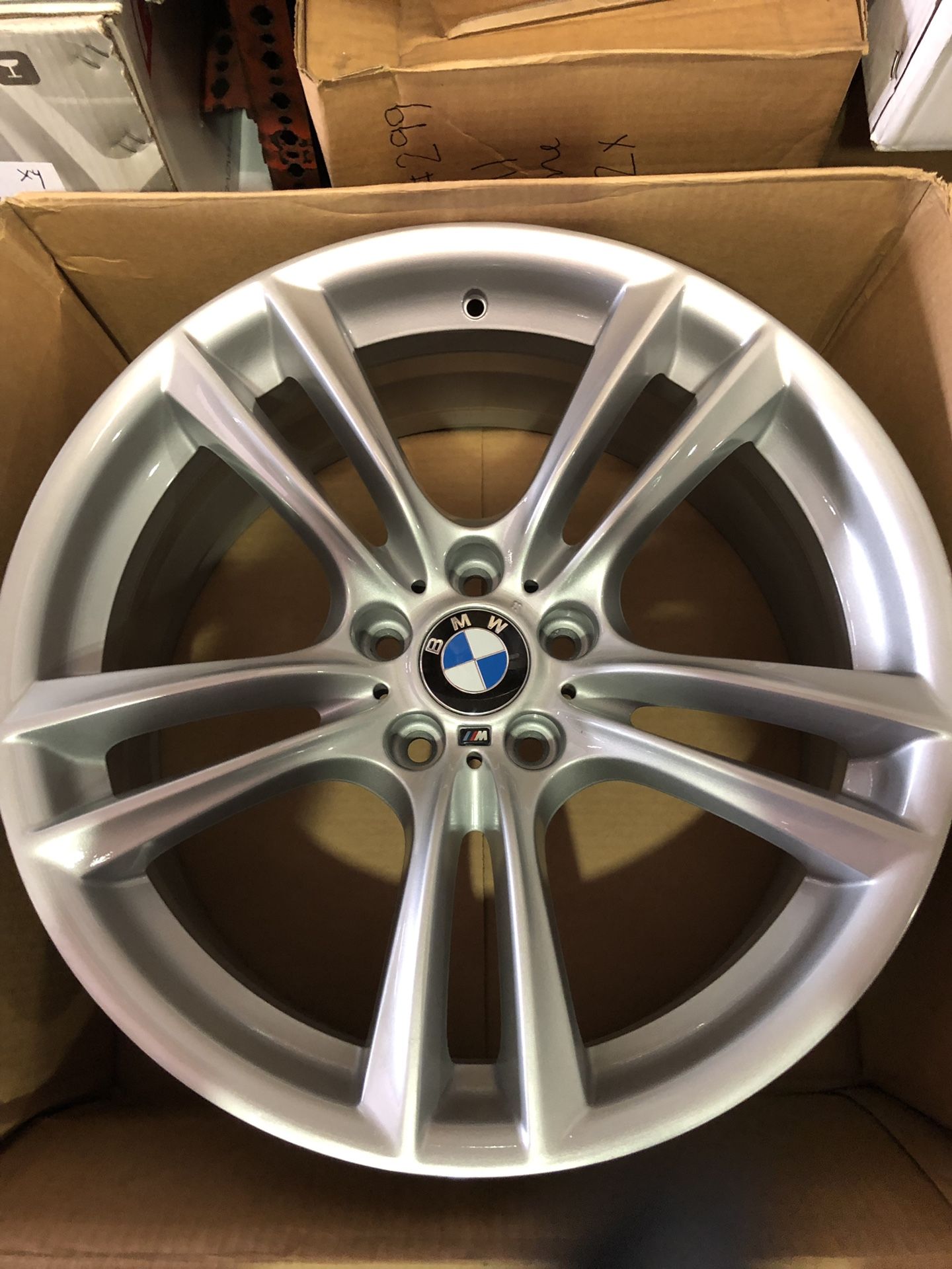 BMW 303 WHEELS IN GLOSSY BLK / CHROME / SILVER for Sale in North ...