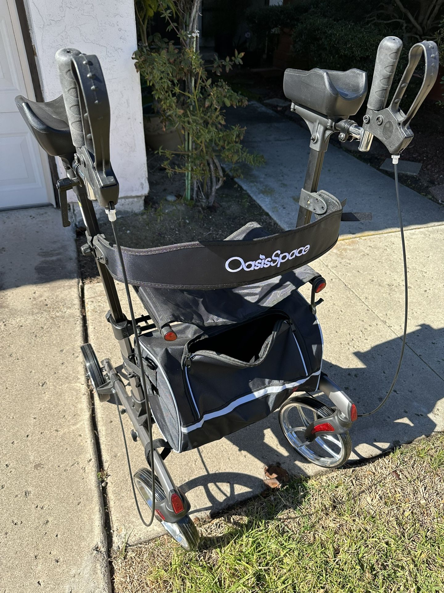 Oasis Space Upright Adult Walker for Sale in Bonita, CA - OfferUp