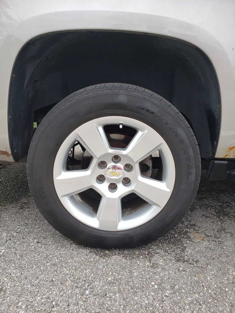 20 inch chevy rims. 6 lugs. Came off of a silverado and an avalanche for Sale in Kissimmee, FL ...