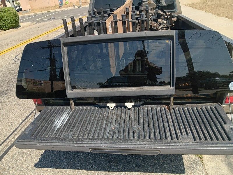 Nissan Titan Rear Glass for Sale in Grand Terrace, CA - OfferUp