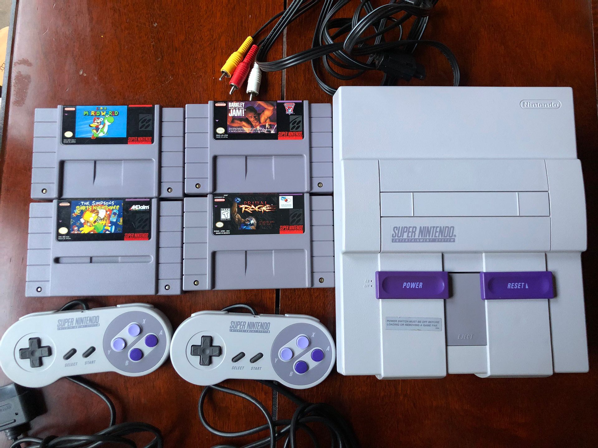 Super Nintendo SNES. Great condition. 4 Games. 2 Controllers. Cleaned ...