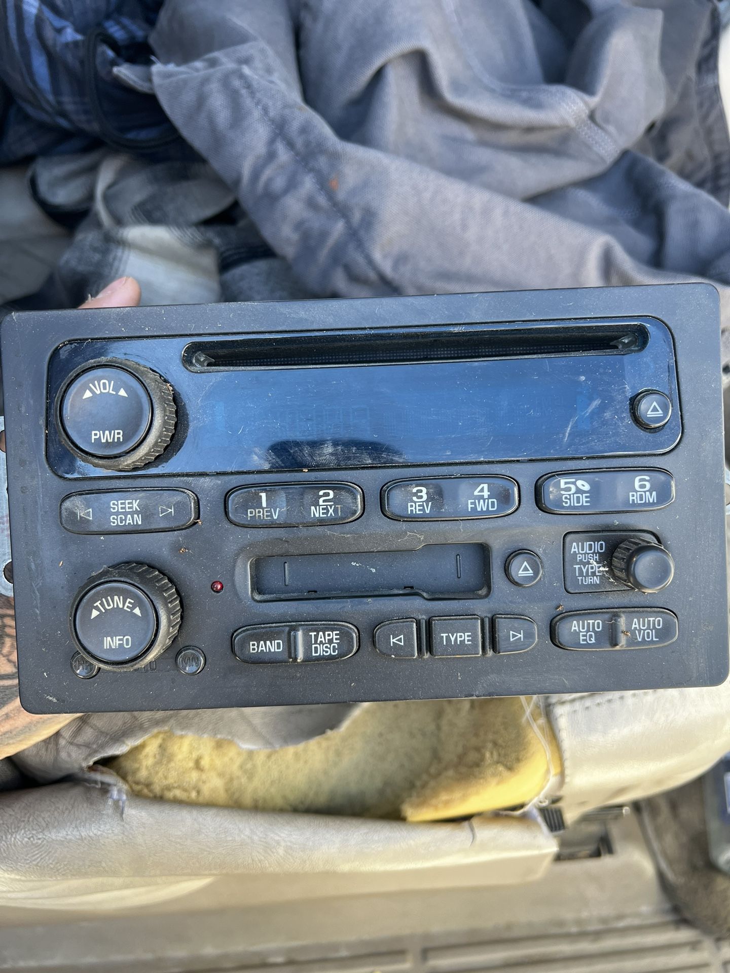 OEM Chevy Stereo for Sale in Victorville, CA - OfferUp