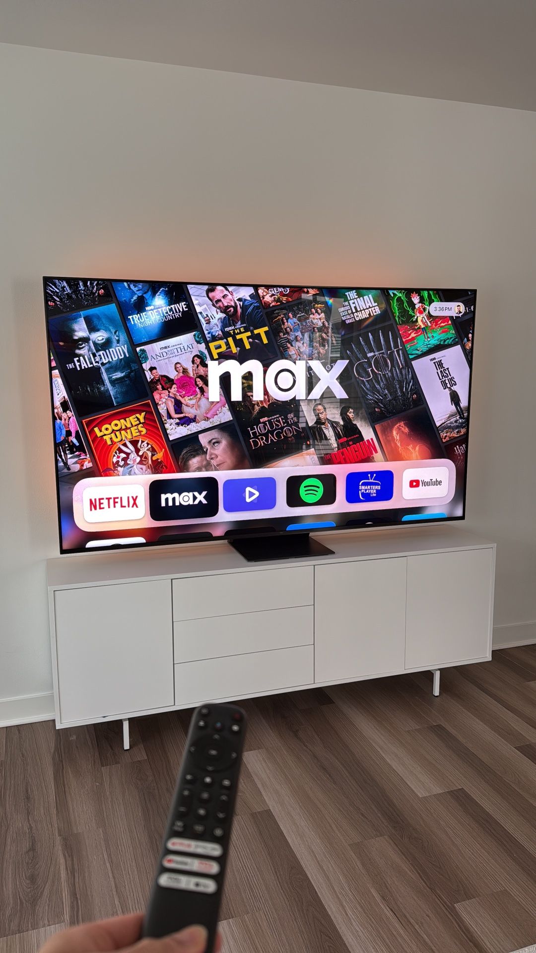 85 Inch TV 4K QLED Smart TV 240Hz for Sale in Anaheim, CA - OfferUp