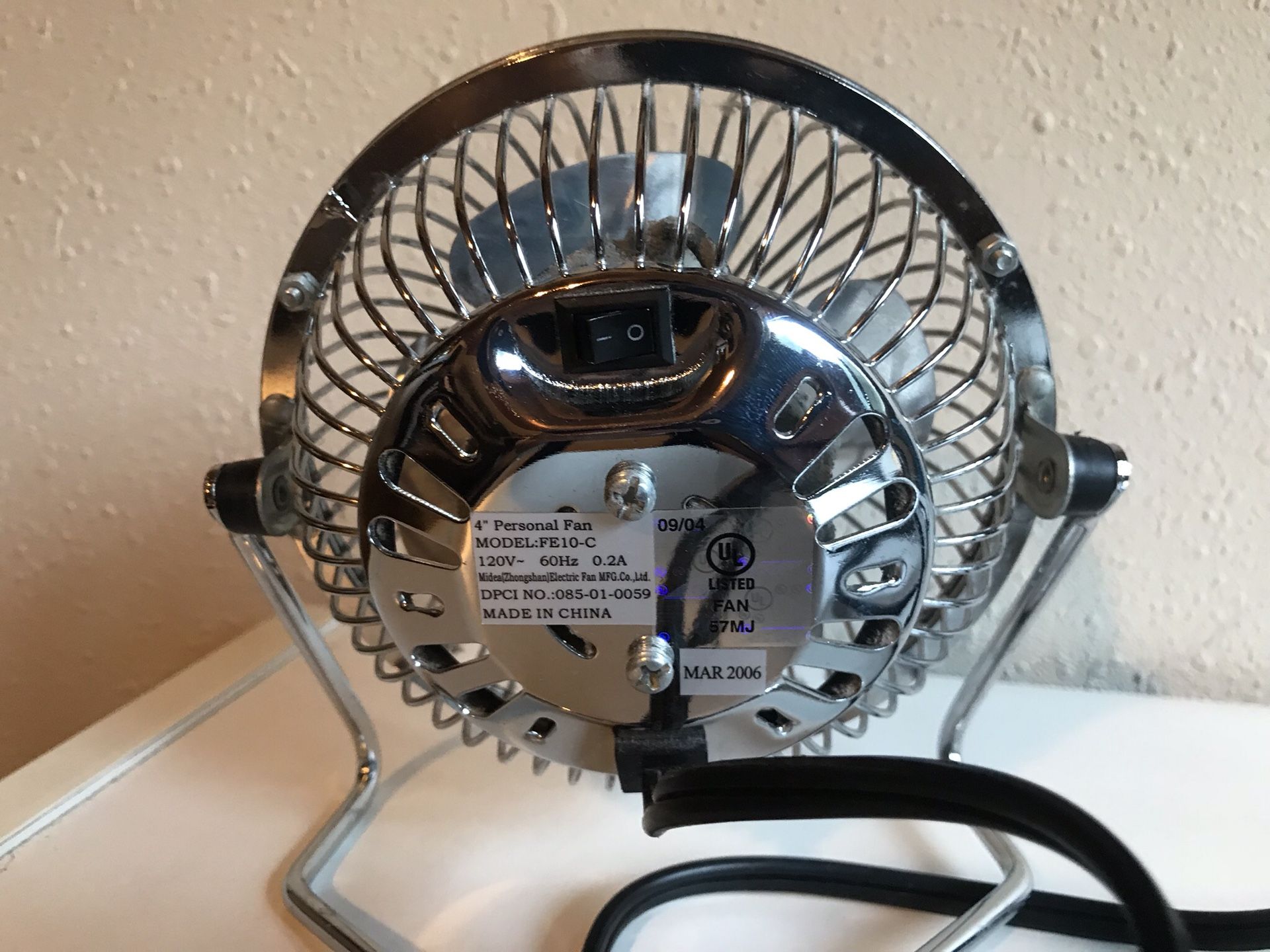Hawaiian breeze personal fan desk fan silver for Sale in Yelm, WA - OfferUp