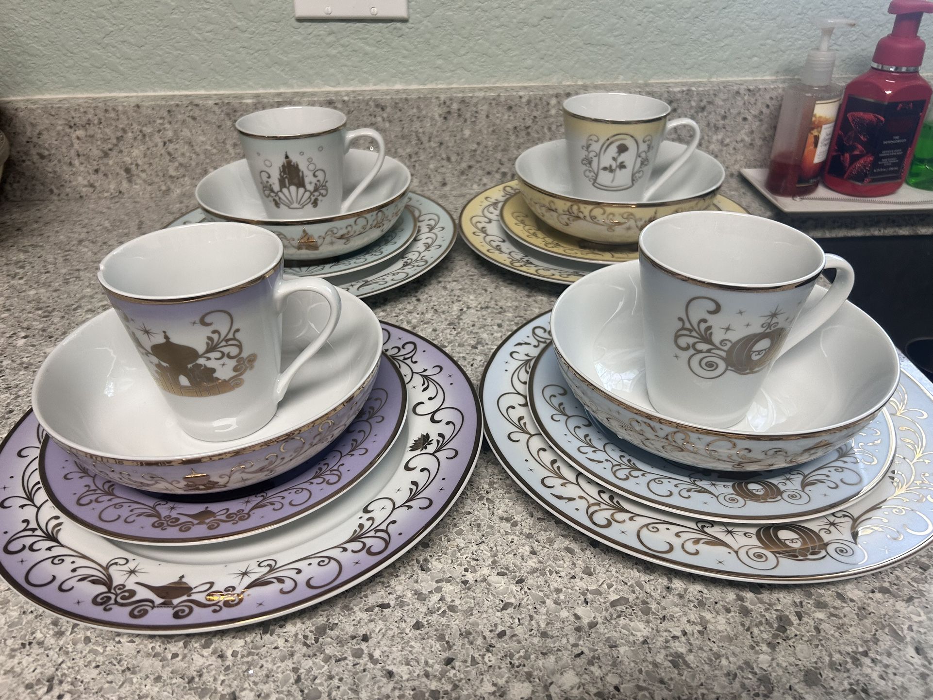Disney Princess Dinnerware Set for Sale in Seminole, FL - OfferUp