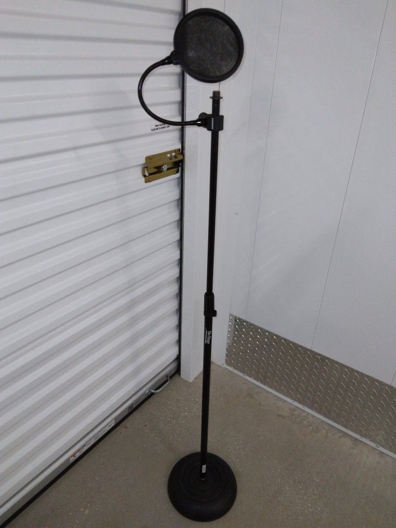 Mic Stand & Pop Filter for Sale in San Antonio, TX - OfferUp