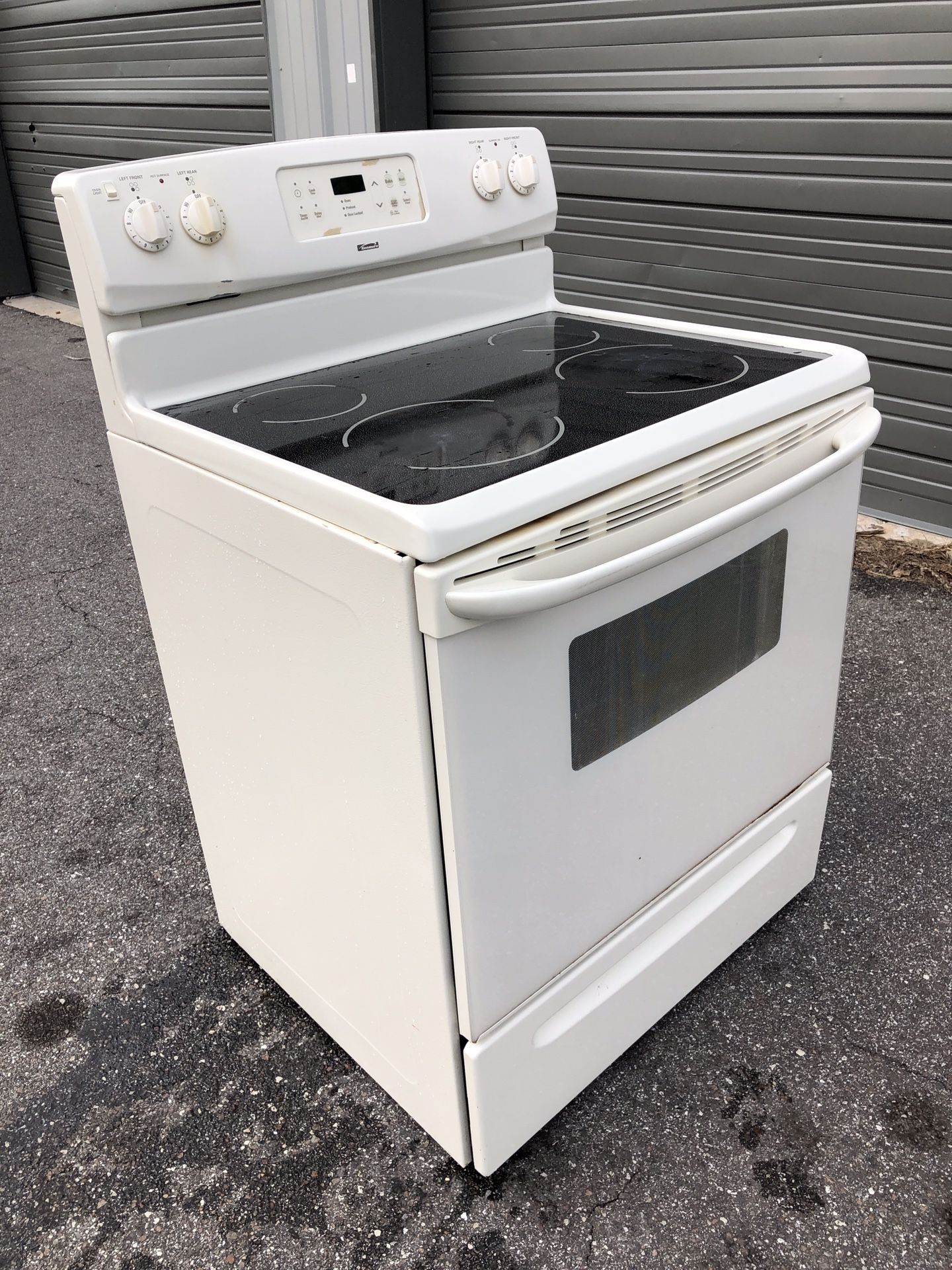 Kenmore beige glass top stove for Sale in Orlando, FL - OfferUp