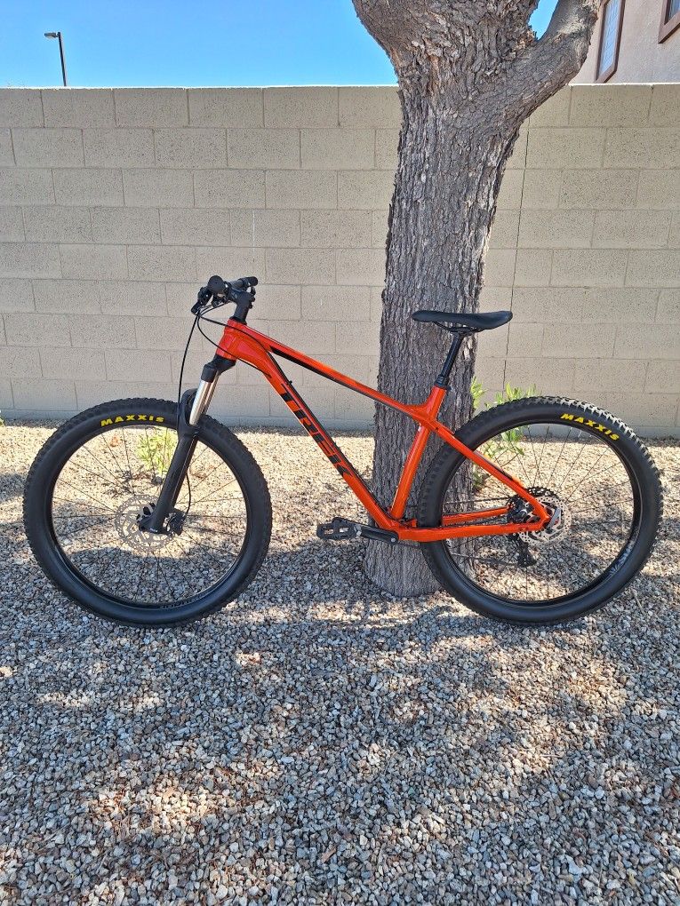 TREK ROSCOE 8 MOUNTAIN BIKE 27.5 INCH 1 X 11 SPEED DROPPER POST SEAT ...