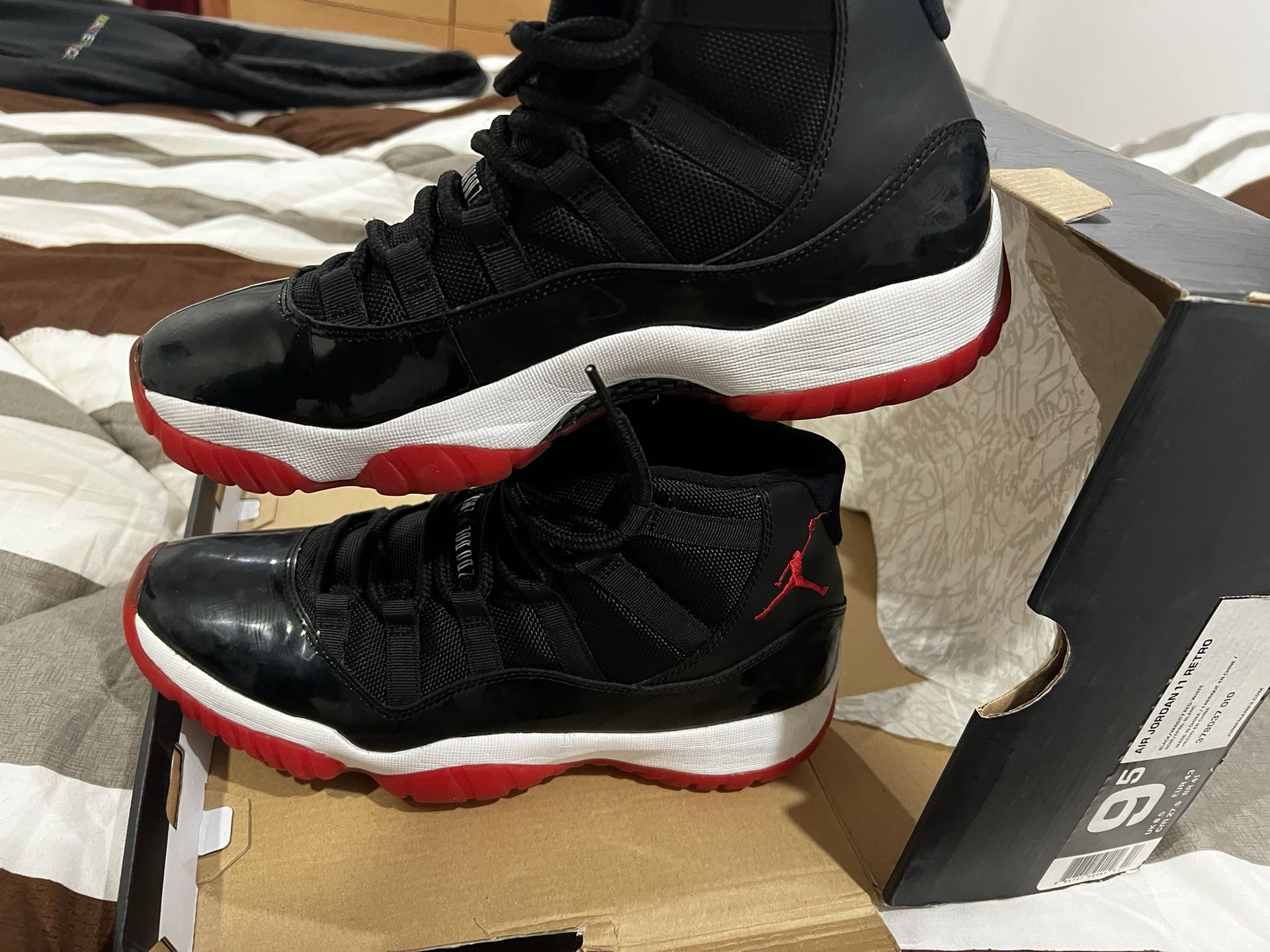 Bred 11s Wallpaper