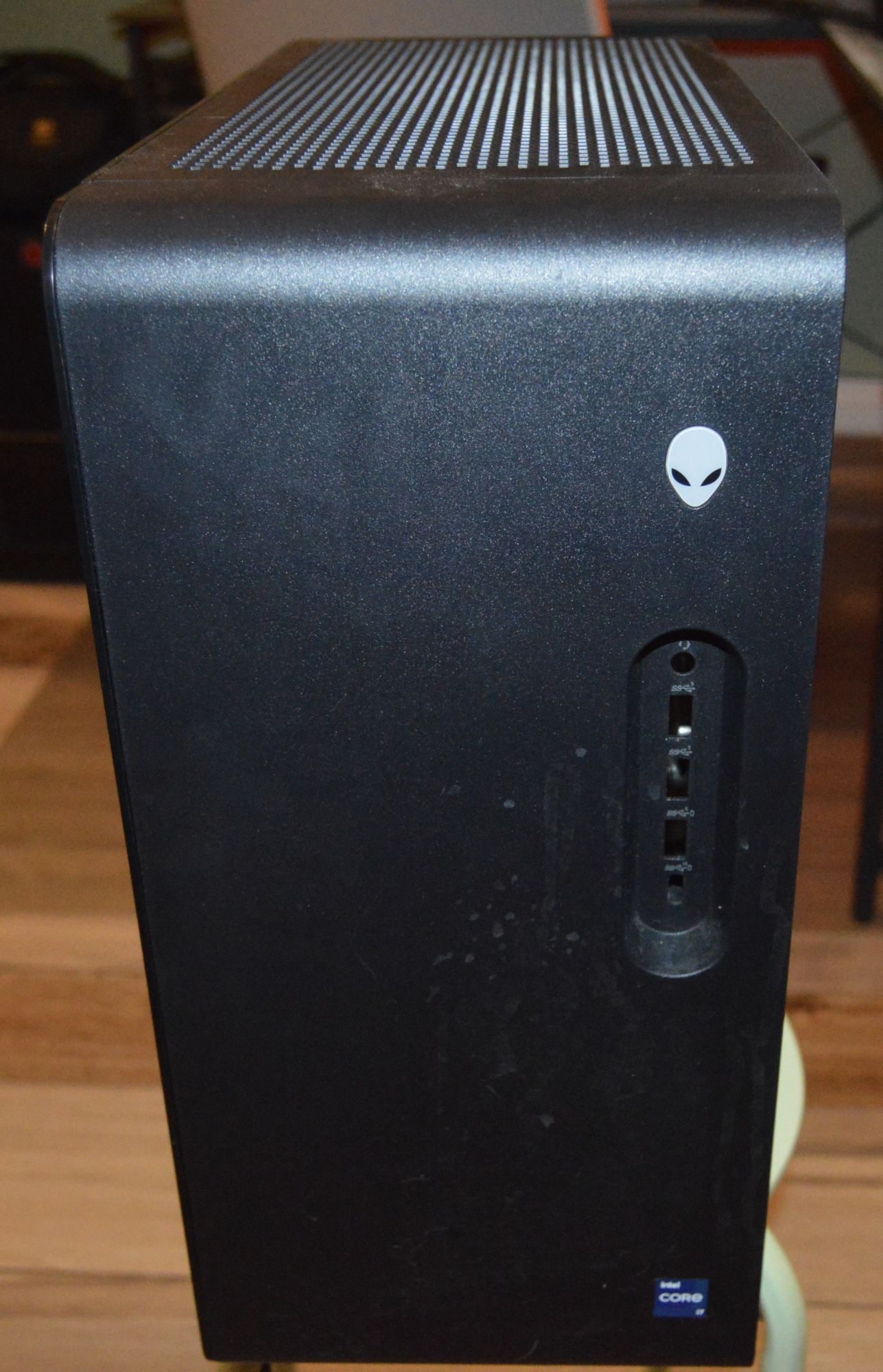 Alienware Aurora R16 PC Case/Shell with Side Screen for Sale in Las ...