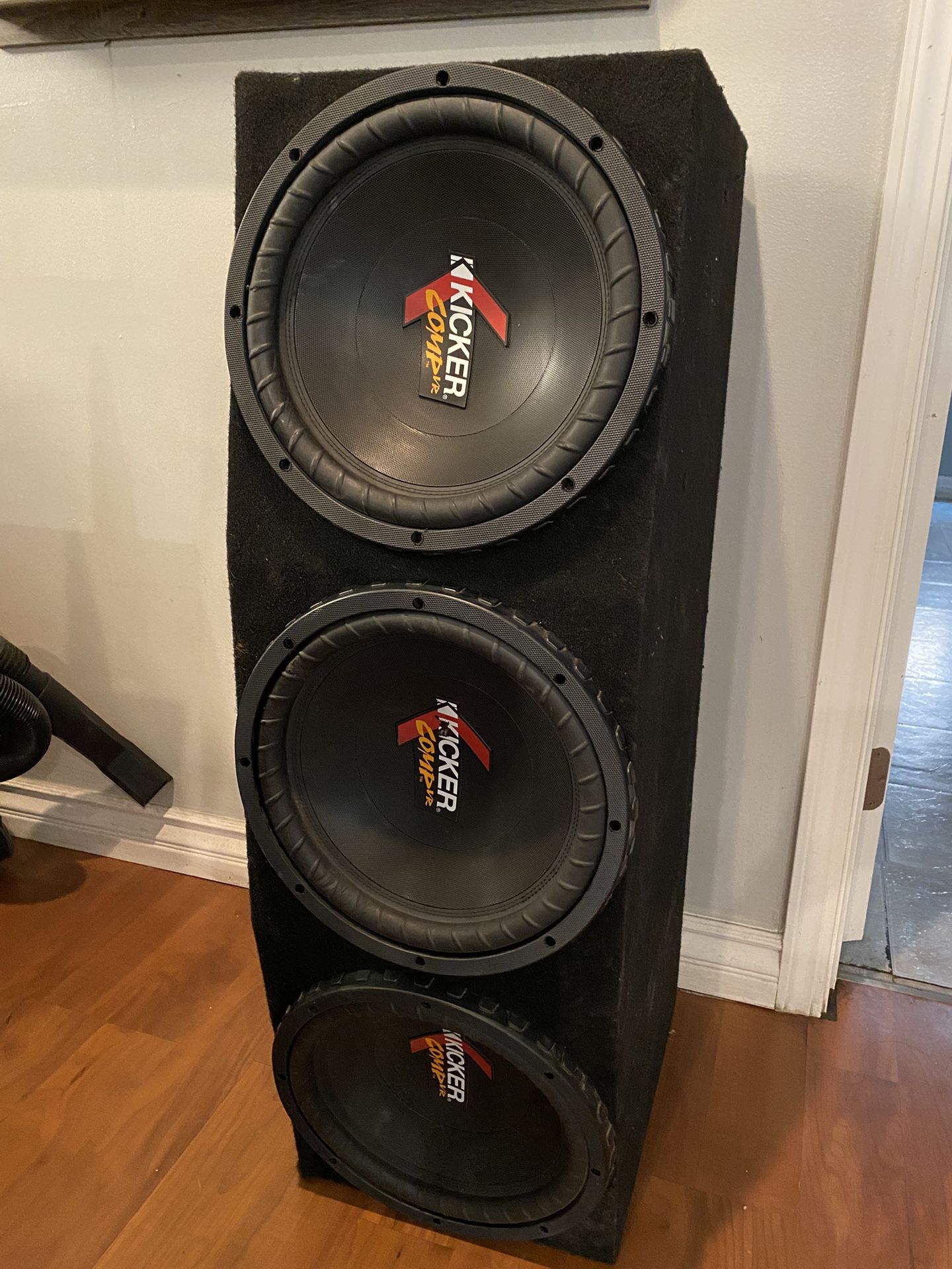 3 Kicker Subs for Sale in San Bernardino, CA - OfferUp