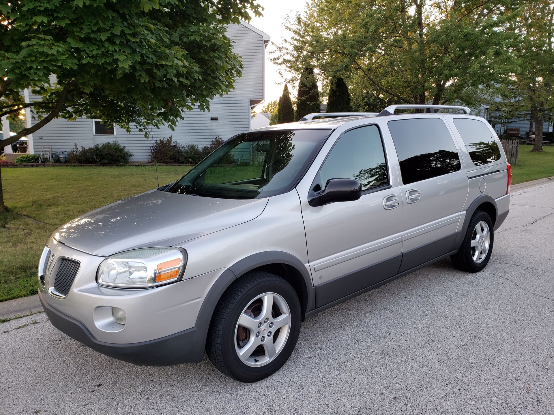 2006 Pontiac Montana SV6 for Sale in Round Lake Heights, IL - OfferUp