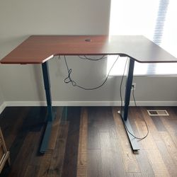 SPFE Electric, Motorized, Adjustable Standing-Desk for Sale in Drake ...