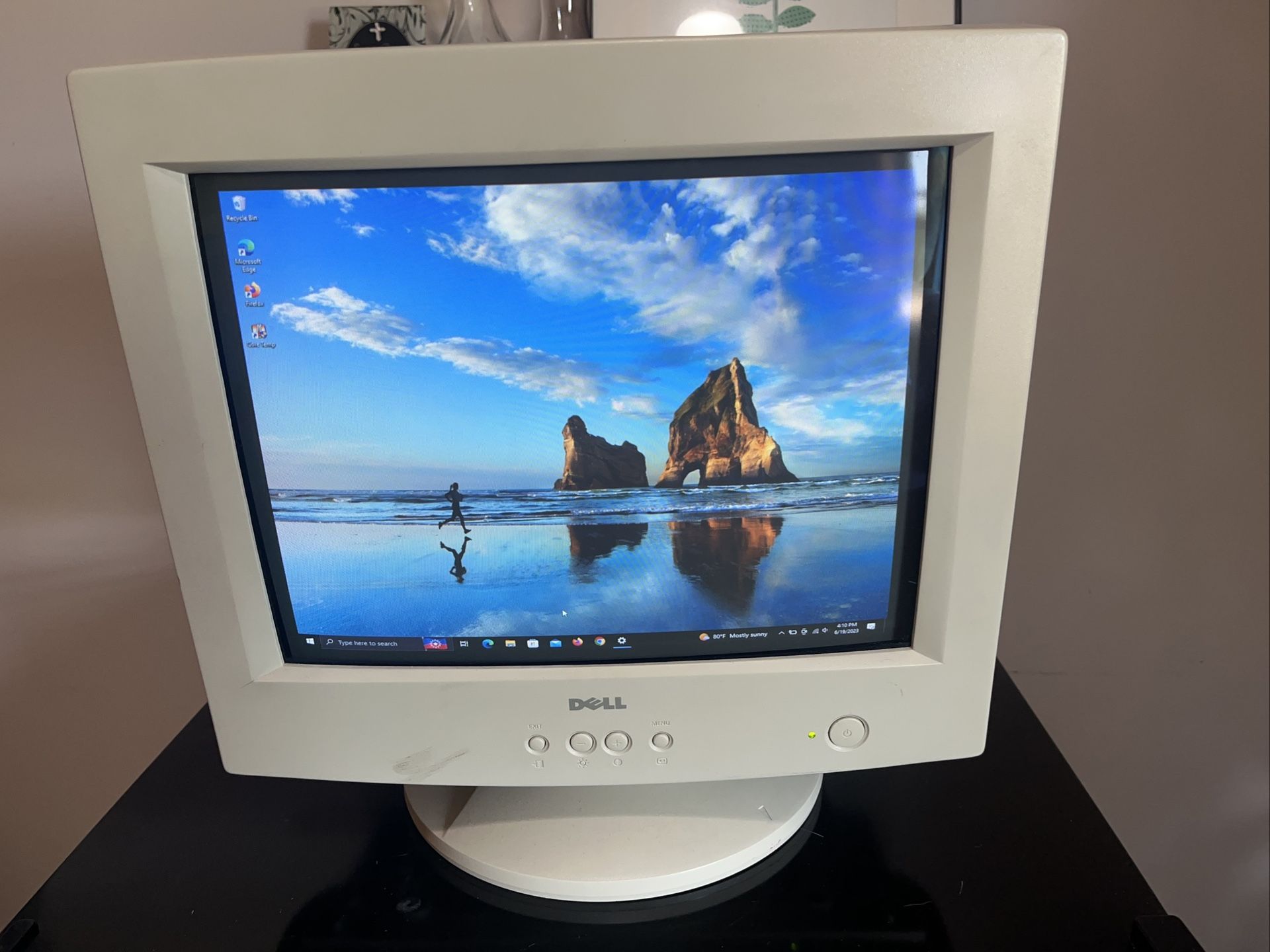DELL M570 CRT Monitor 15’ for Sale in Passaic, NJ - OfferUp