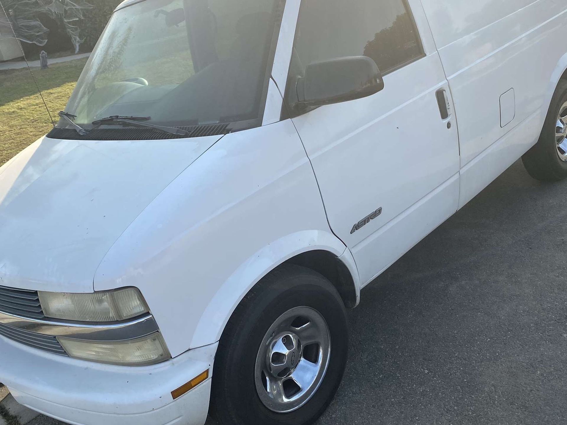 1998 Chevrolet Astro Cargo for Sale in Bakersfield, CA - OfferUp