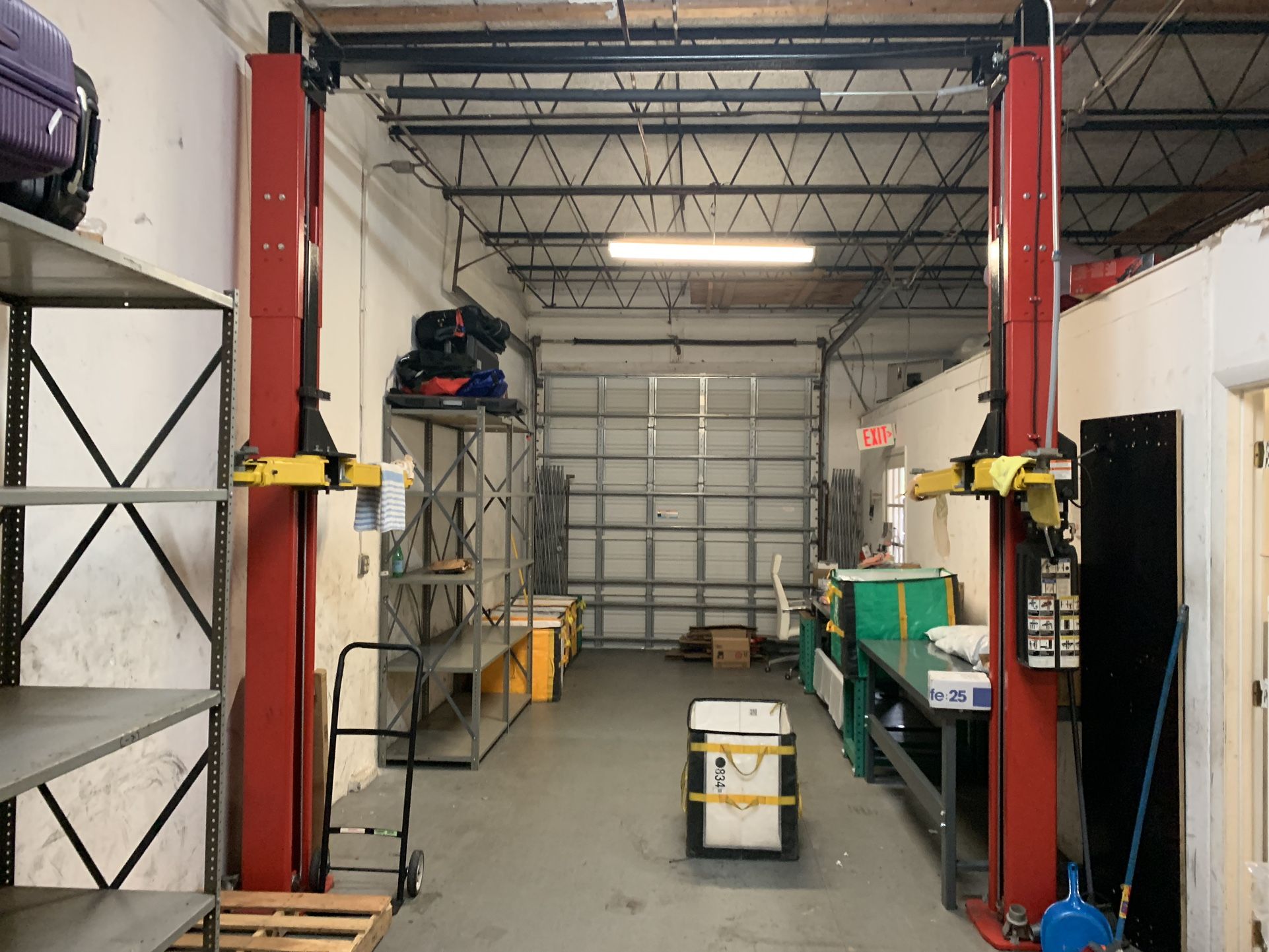 John Bean (Snap On)10k Electric Car Lift With Tool Chest Full Of Tools ...