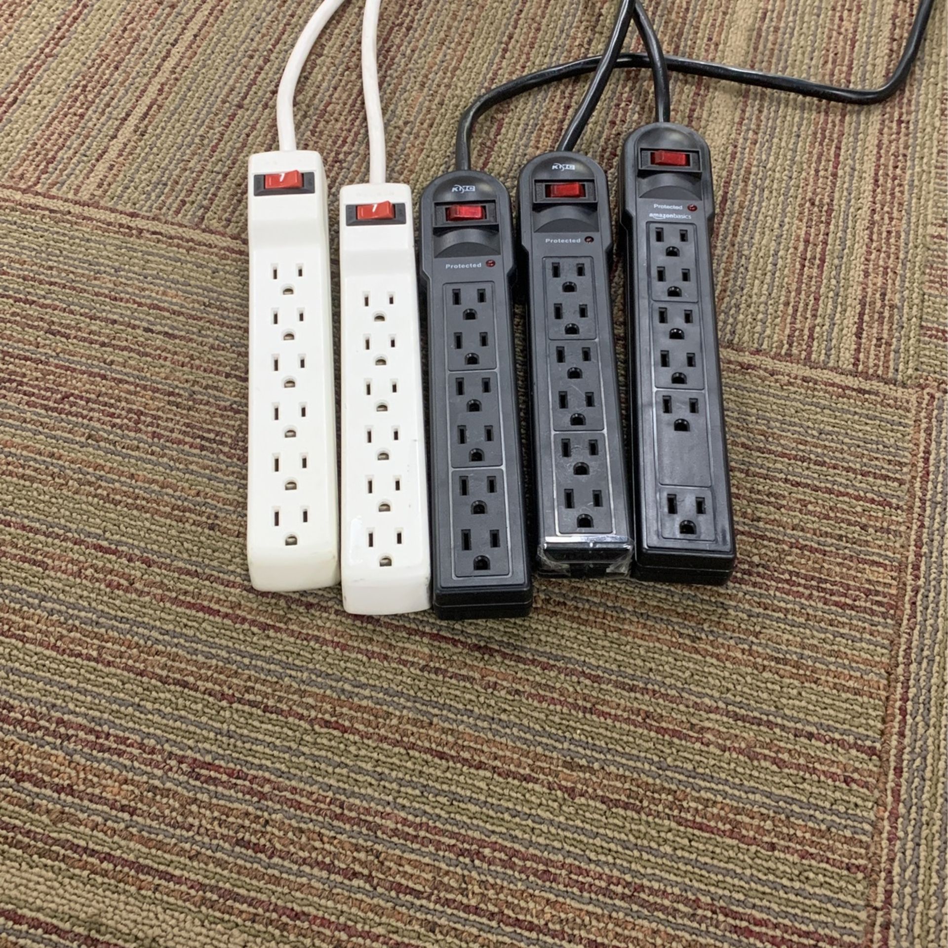 Set Of 5 Power Strip Outlets for Sale in Snohomish, WA - OfferUp
