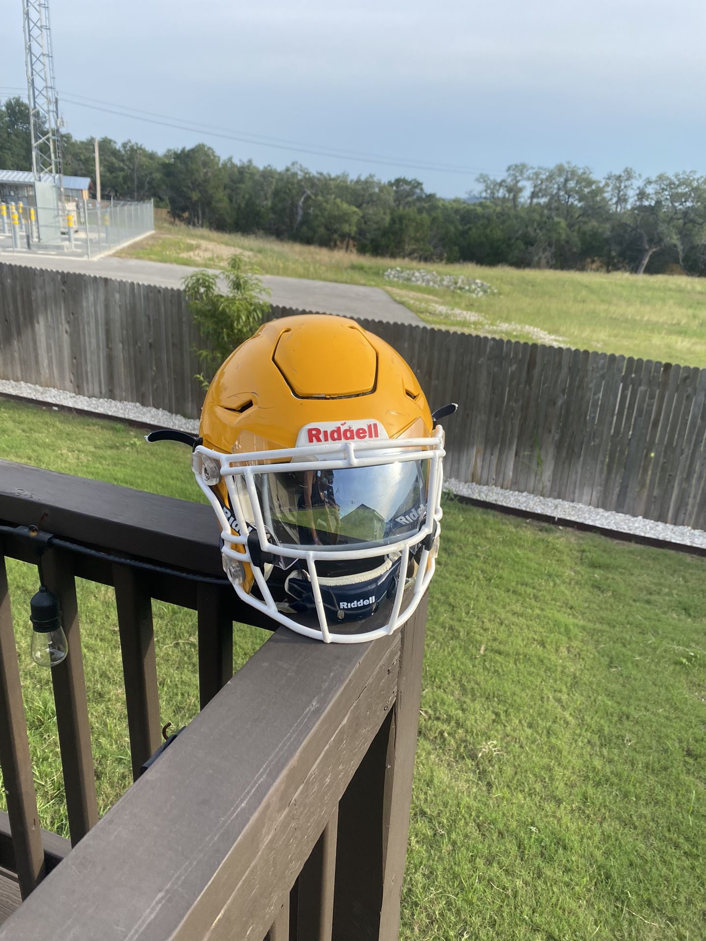 Riddell SpeedFlex Varsity Adult Large for Sale in Bulverde, TX - OfferUp