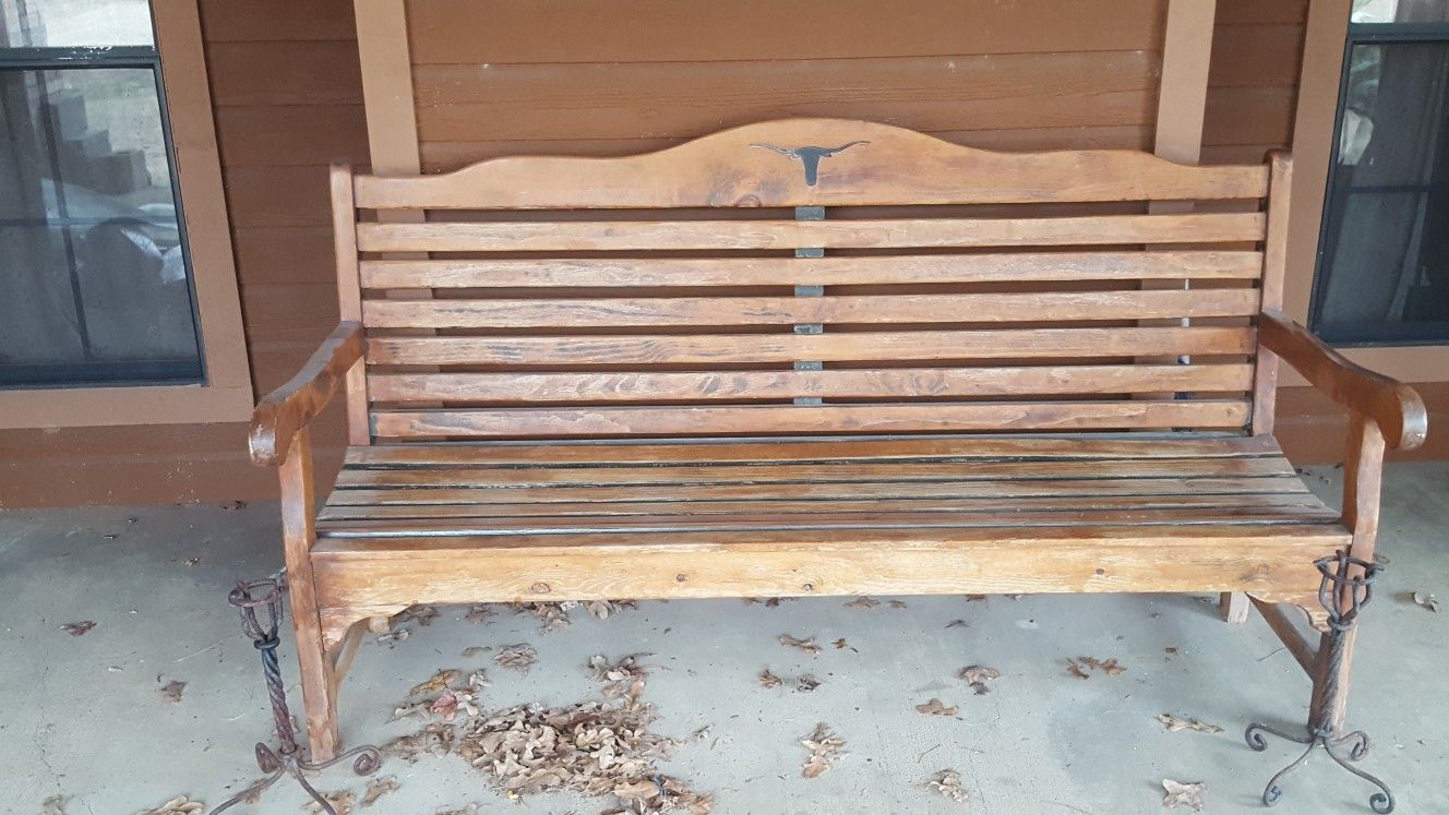 Rustic WOODEN BENCH LONGHORN STAR ENGRAVED for Sale in Kennedale, TX ...