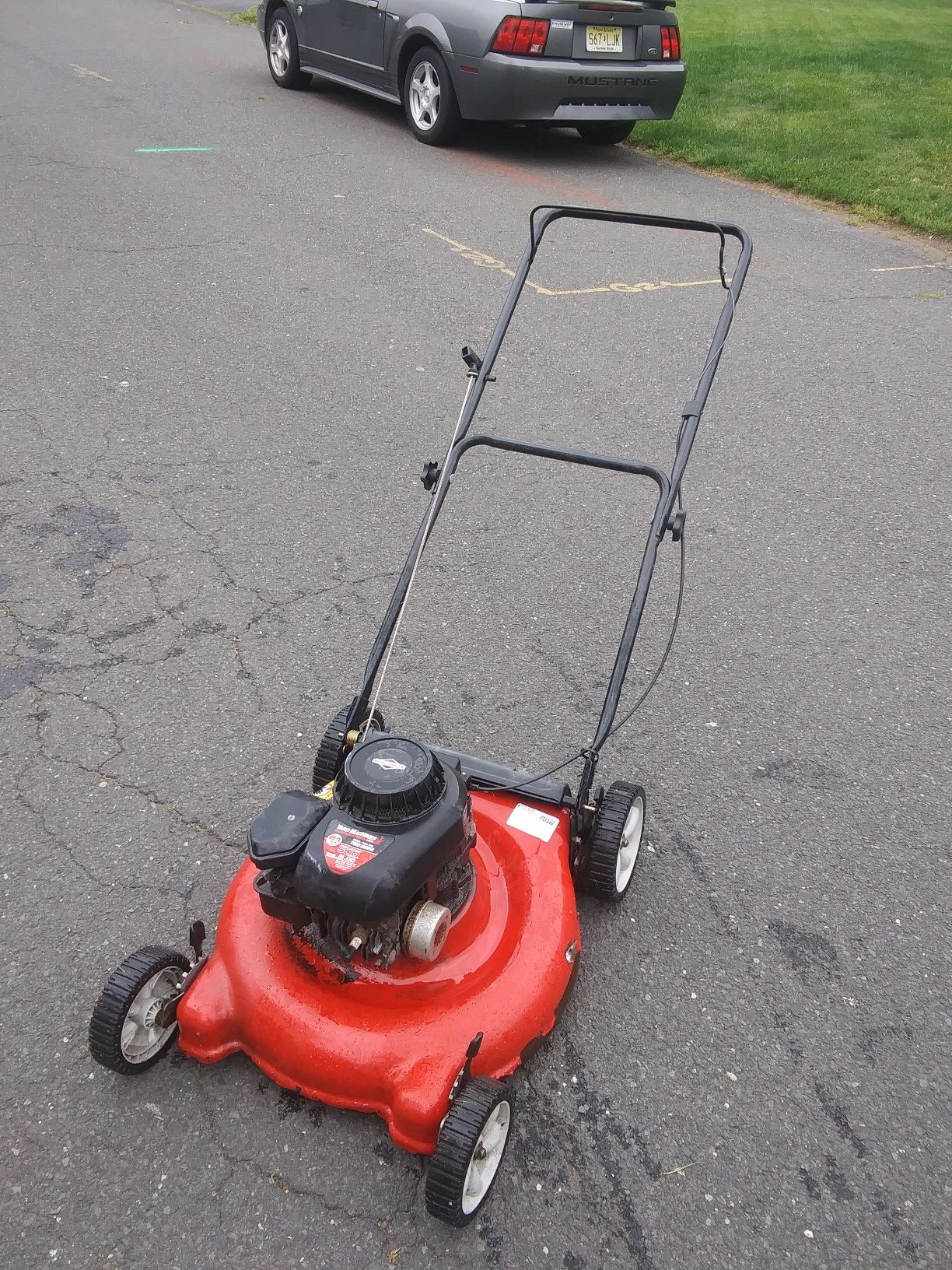 Yard machines 500 series lawn mower for Sale in Edison, NJ - OfferUp