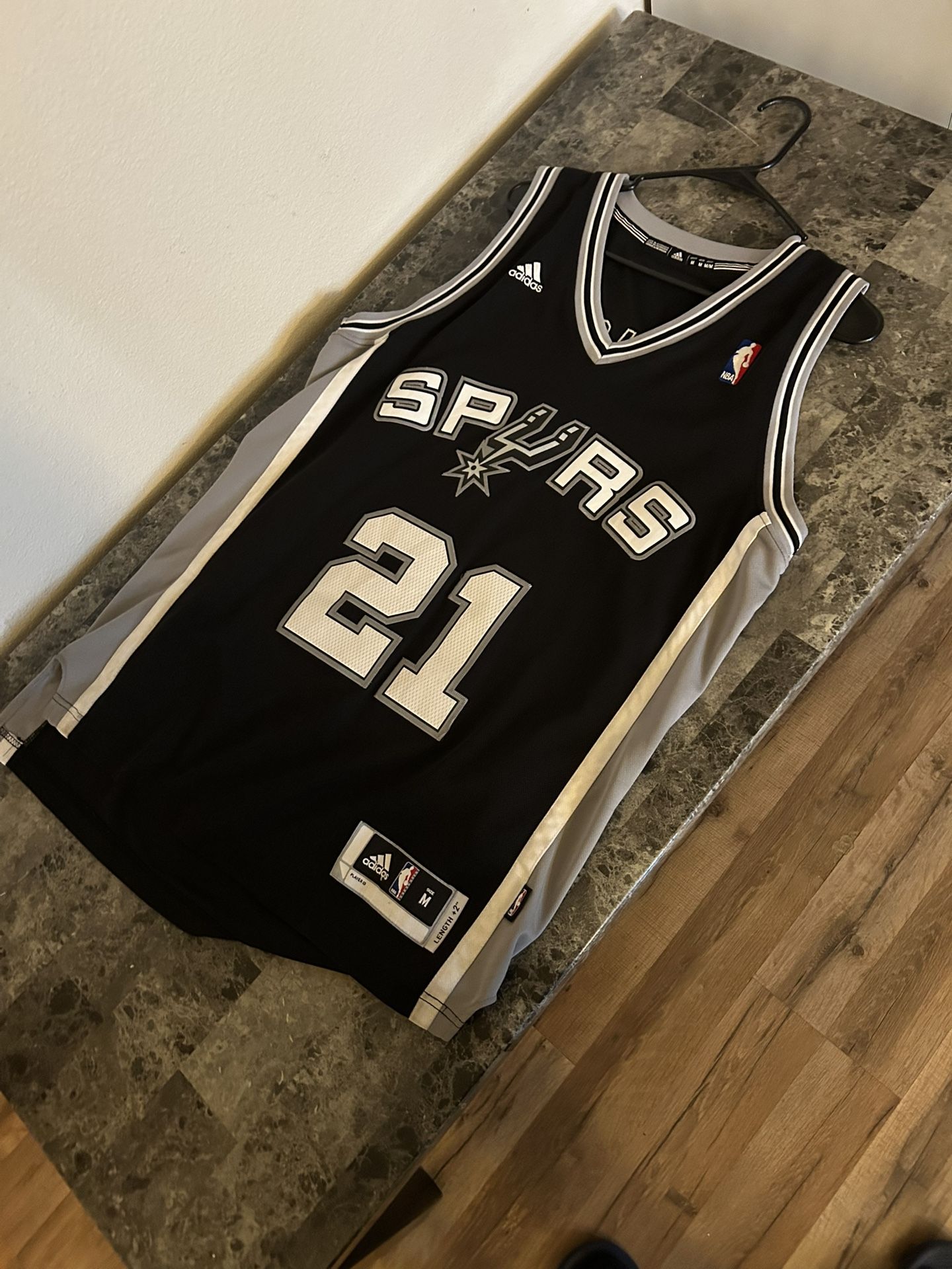Spurs Tim Duncan Jersey for Sale in Albuquerque, NM - OfferUp