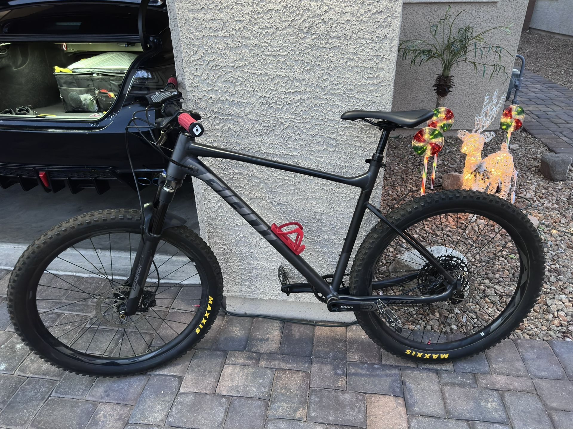 Giant Fathom Mountain Bike for Sale in Las Vegas, NV - OfferUp
