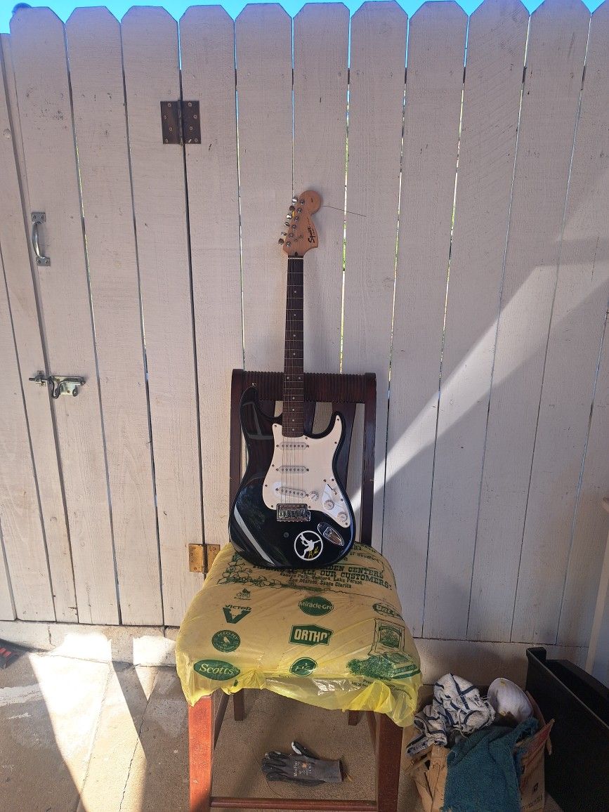 Electric Guitar for Sale in Lake View Terrace, CA - OfferUp