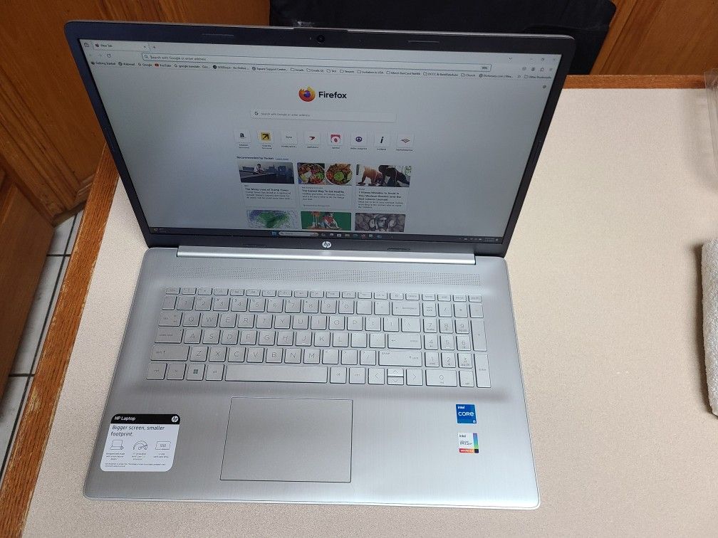 HP Laptop 17", i5-1235U, Iris Xe, 12GB DDR4, 512GB SSD Computer Windows ...
