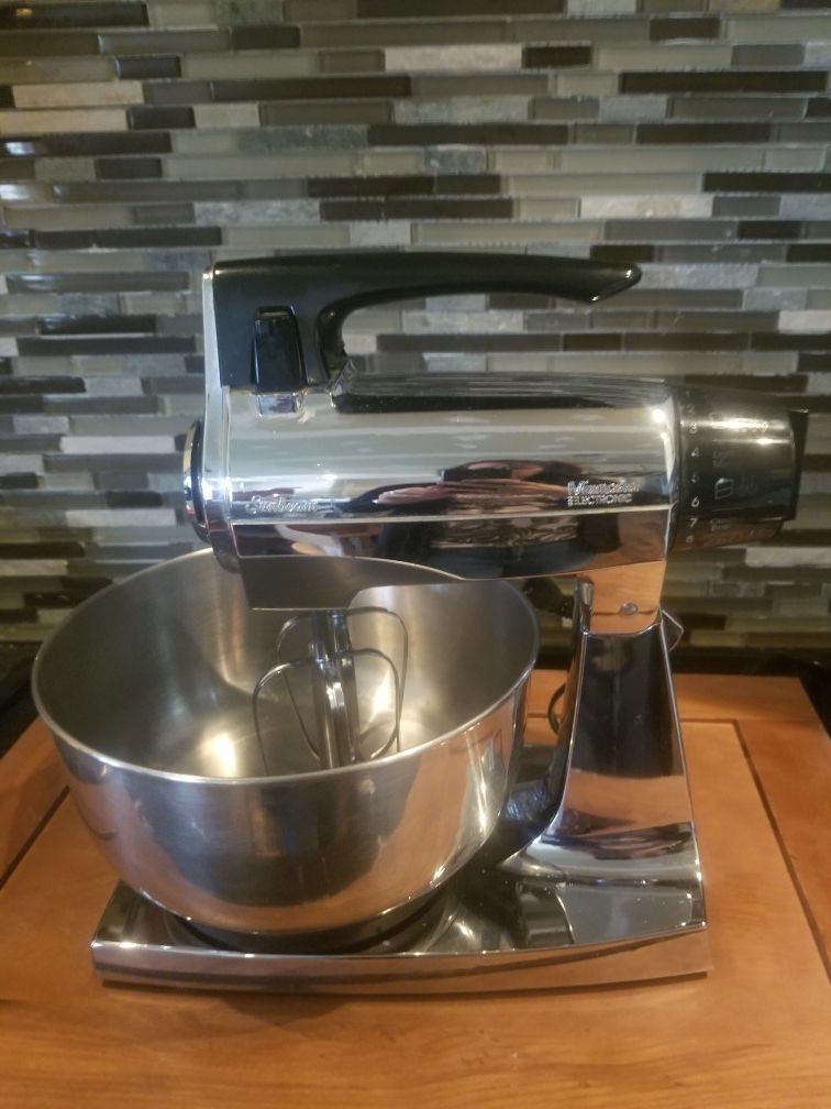 VINTAGE CHROME "RARE" SUNBEAM MIXMASTER STAND MIXER MODEL w/ 2 STEEL ...