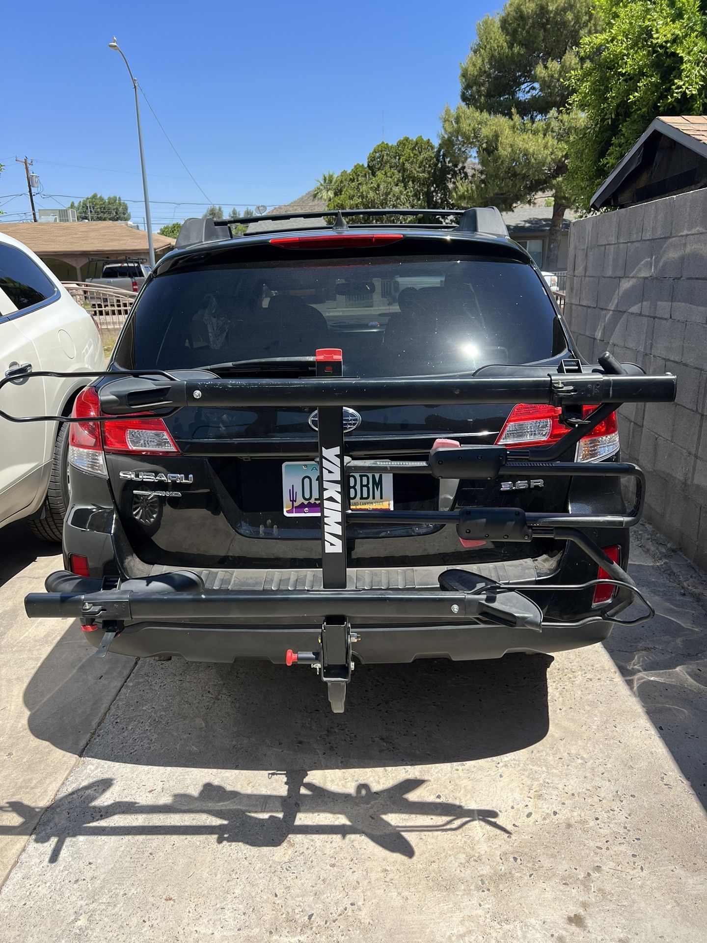 Yakima Stickup 2 Bike Rack for Sale in Phoenix, AZ - OfferUp