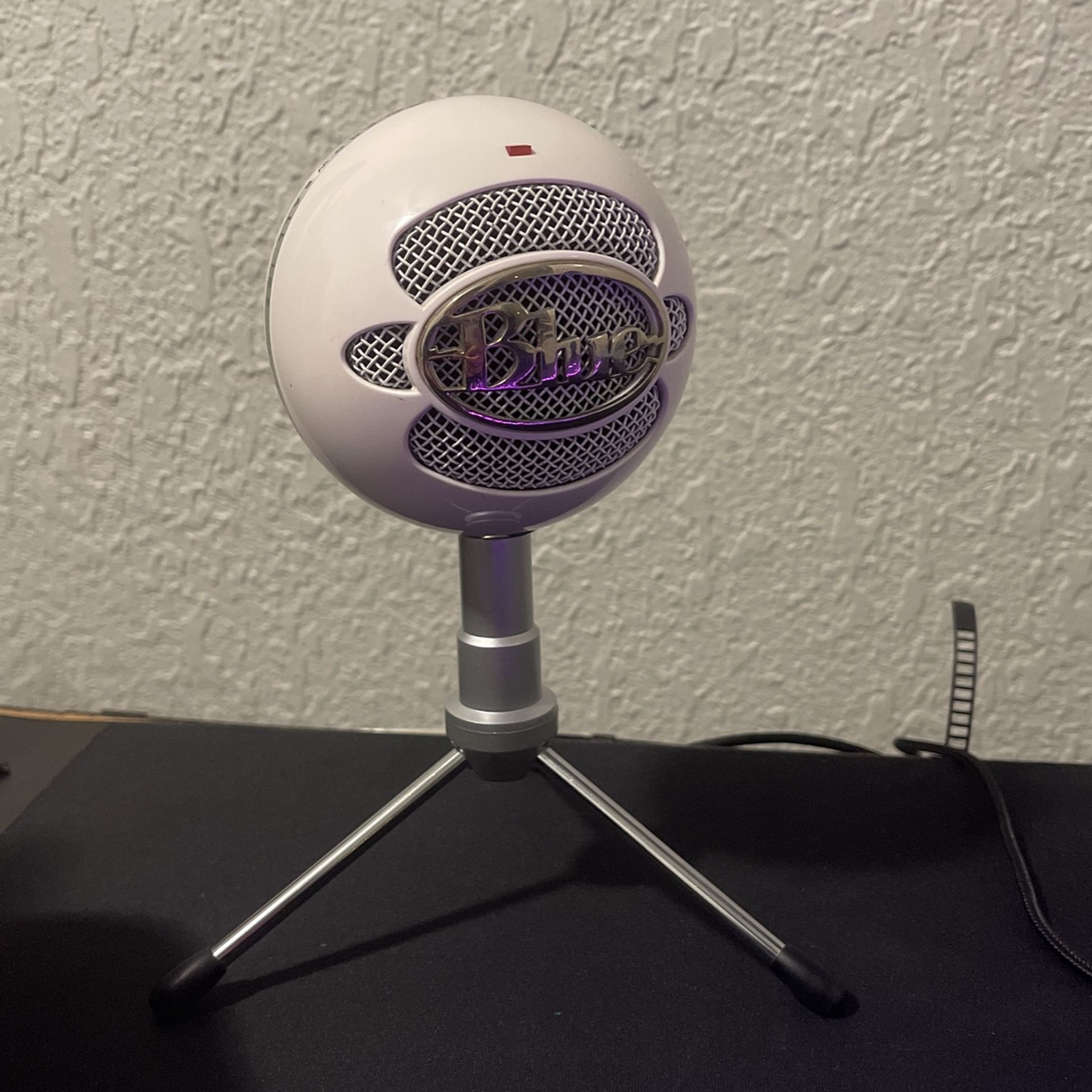 Blue Snowball Microphone for Sale in Los Angeles, CA - OfferUp