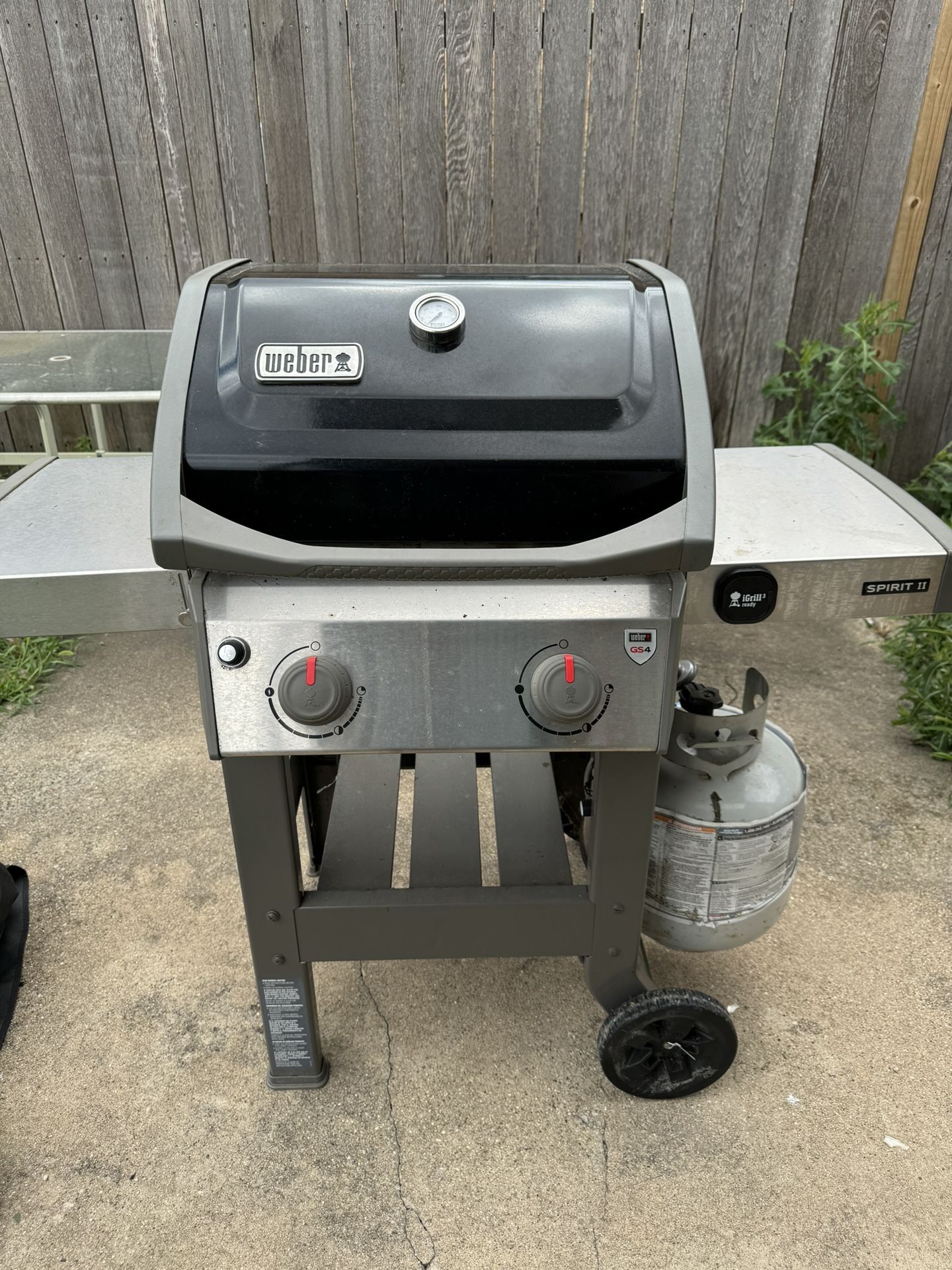 Weber Spirit II Grill With Cover And Griddle Grate for Sale in River ...