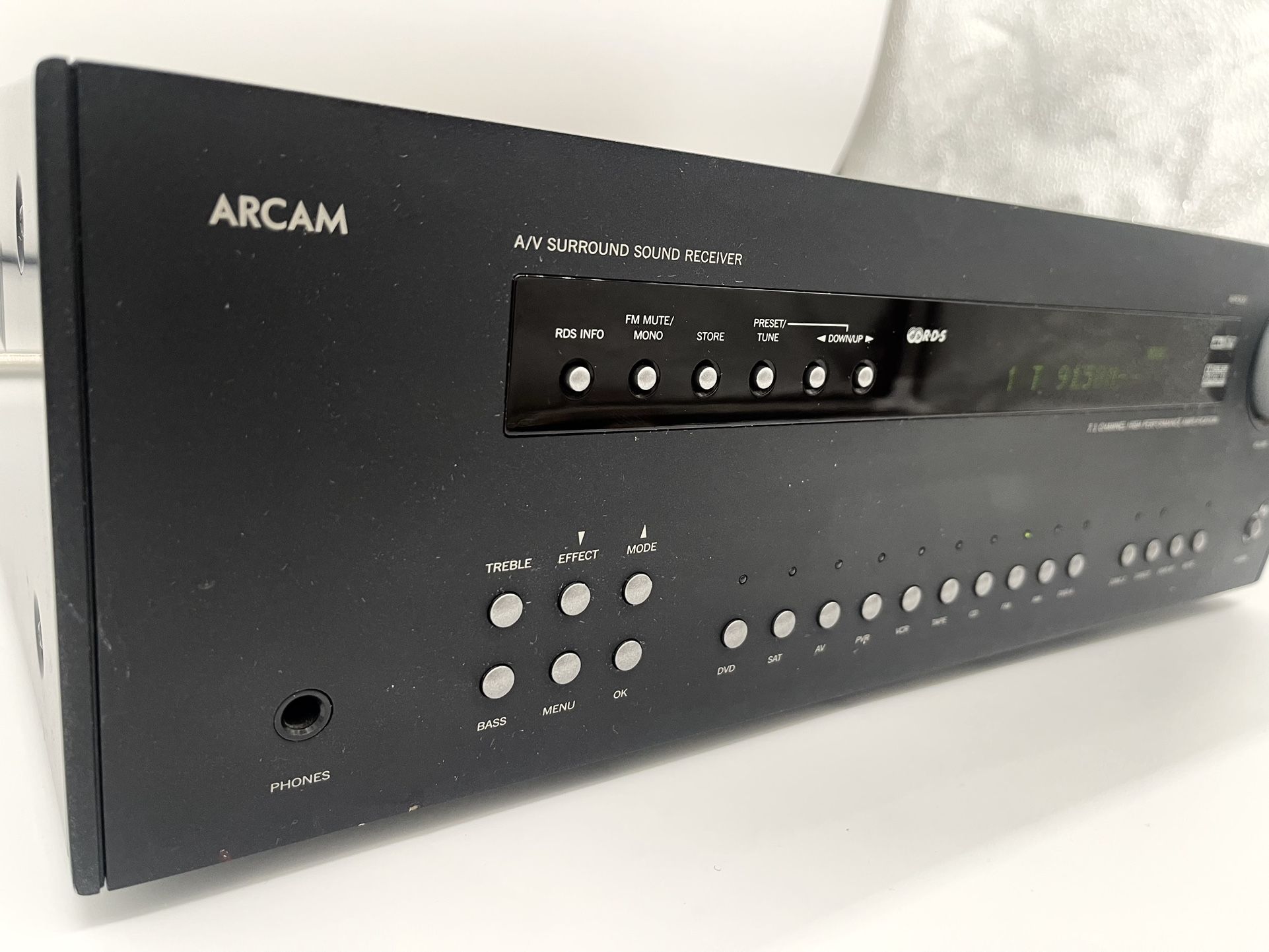 ARCAM AVR300 High Performance 7.1 channel AV receiver in Excellent ...