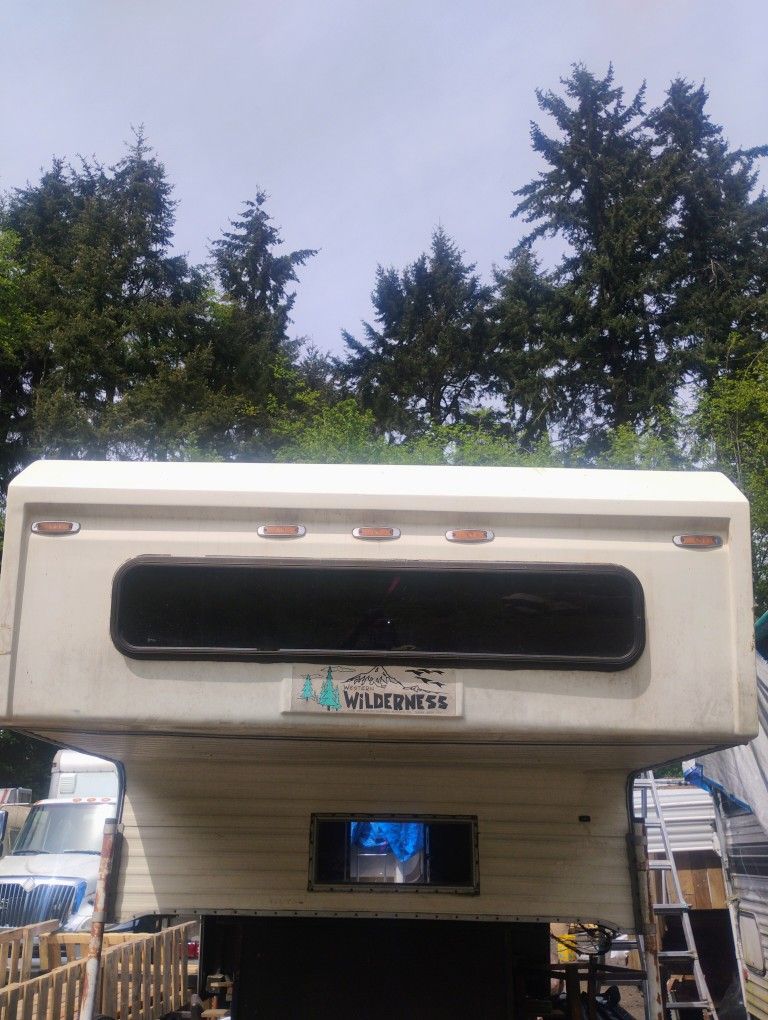 1995 Western Wilderness Truck Camper for Sale in Puyallup, WA - OfferUp