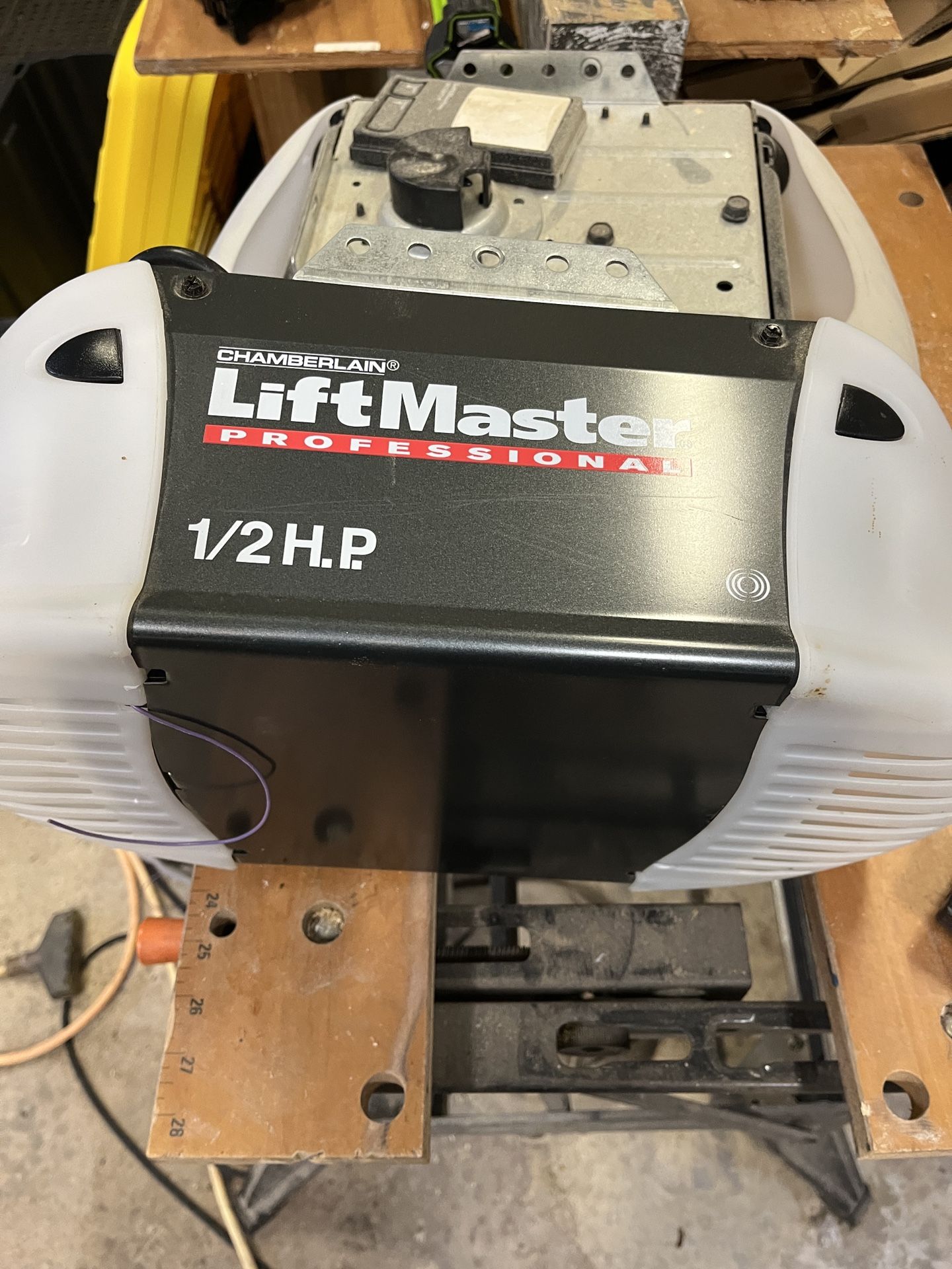LiftMaster Professional 1/2 HP Garage Door Opener for Sale in Gig ...